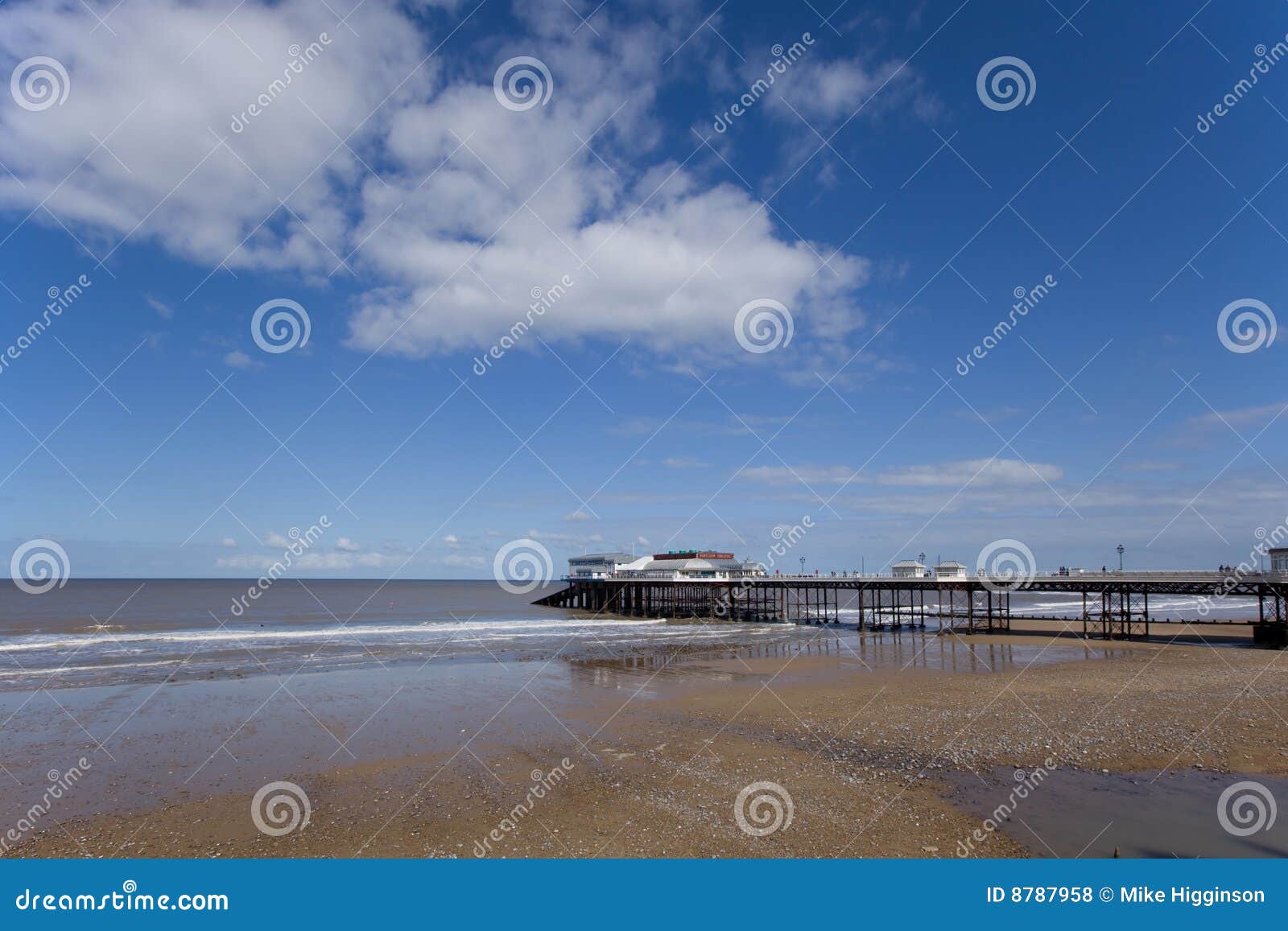 Pier at low tide stock photo. Image of cromer, distant - 8787958