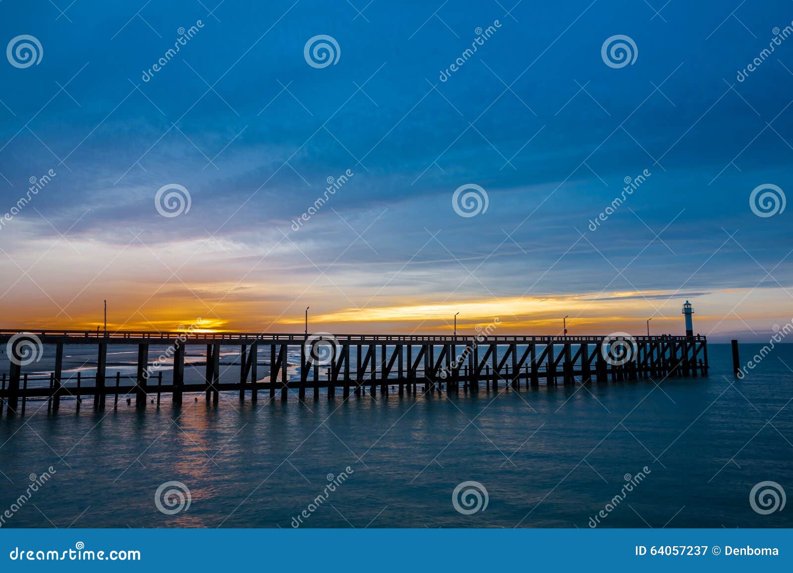 The Pier Whit Light Pole at the Sea Stock Image - Image of nature, sand ...