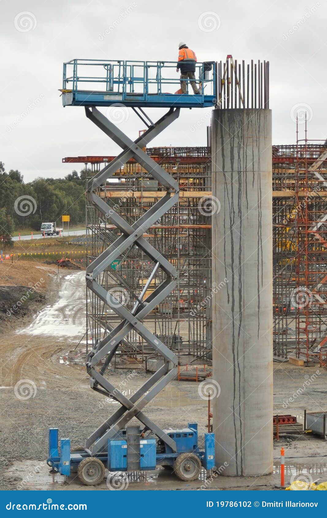 Pier and worker on lift stock photo. Image of metal, piers - 19786102