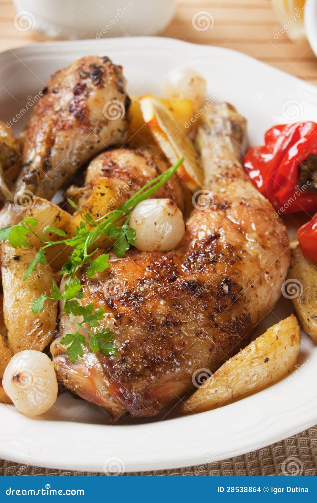 Pierna de pollo asada foto de archivo. Imagen de preparado - 28538864