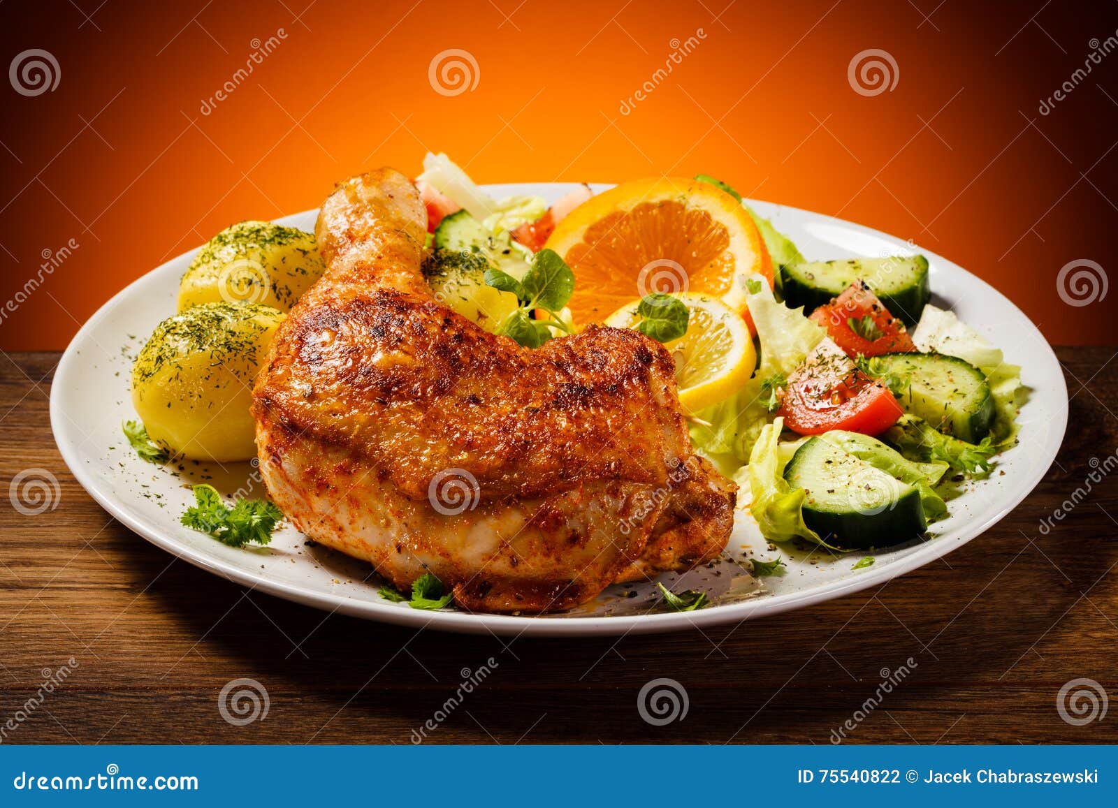 Pierna de pollo asada foto de archivo. Imagen de pollo - 75540822