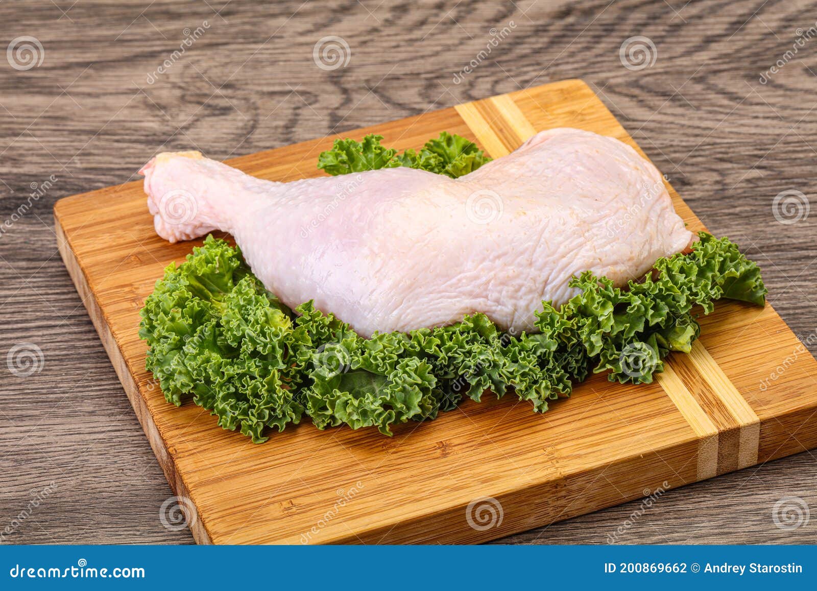 Pierna De Pollo Cruda Para Cocinar Foto de archivo - Imagen de barbacoa ...