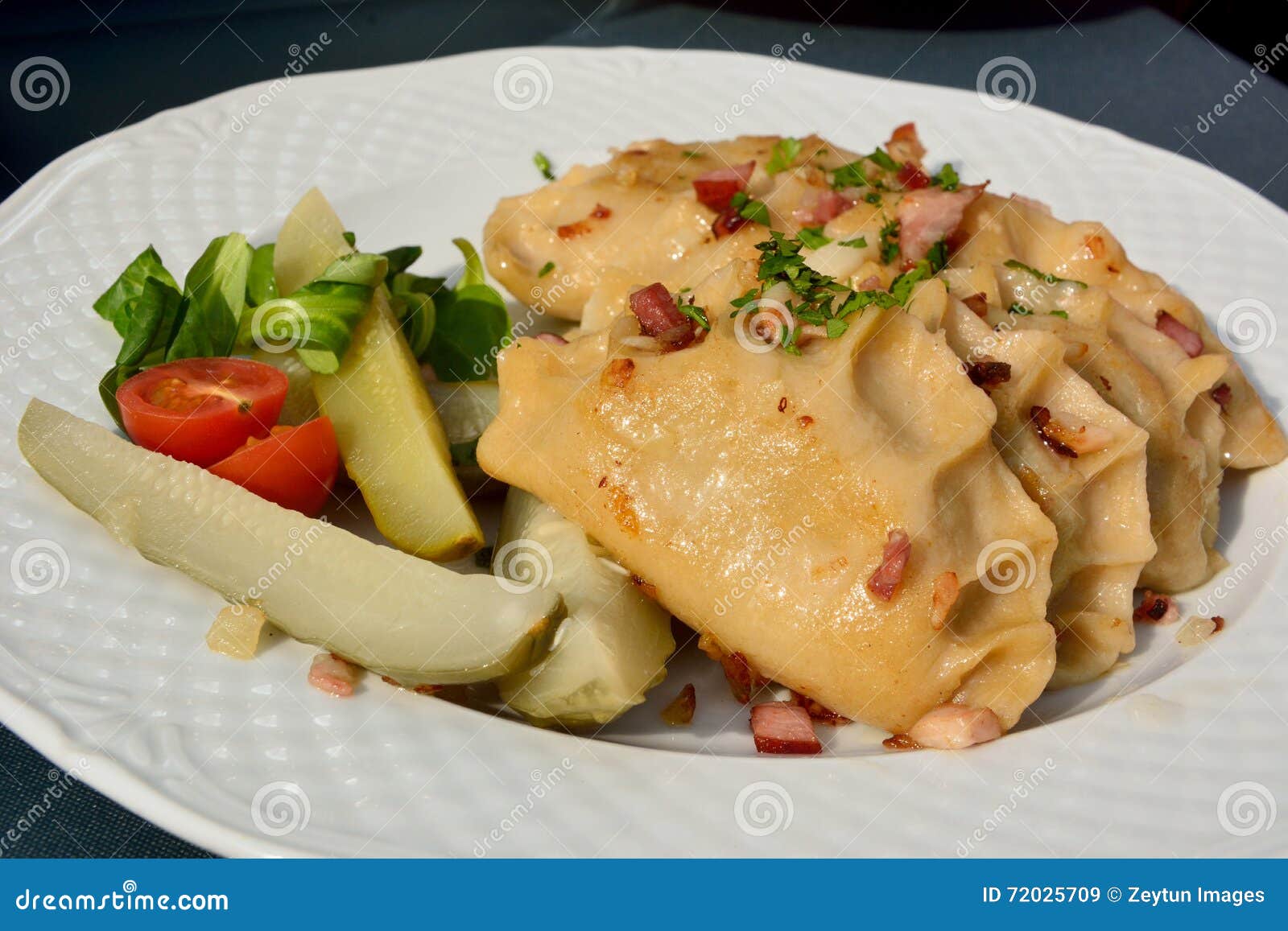 Pierogi polaco imagen de archivo. Imagen de polonia, pasta - 72025709