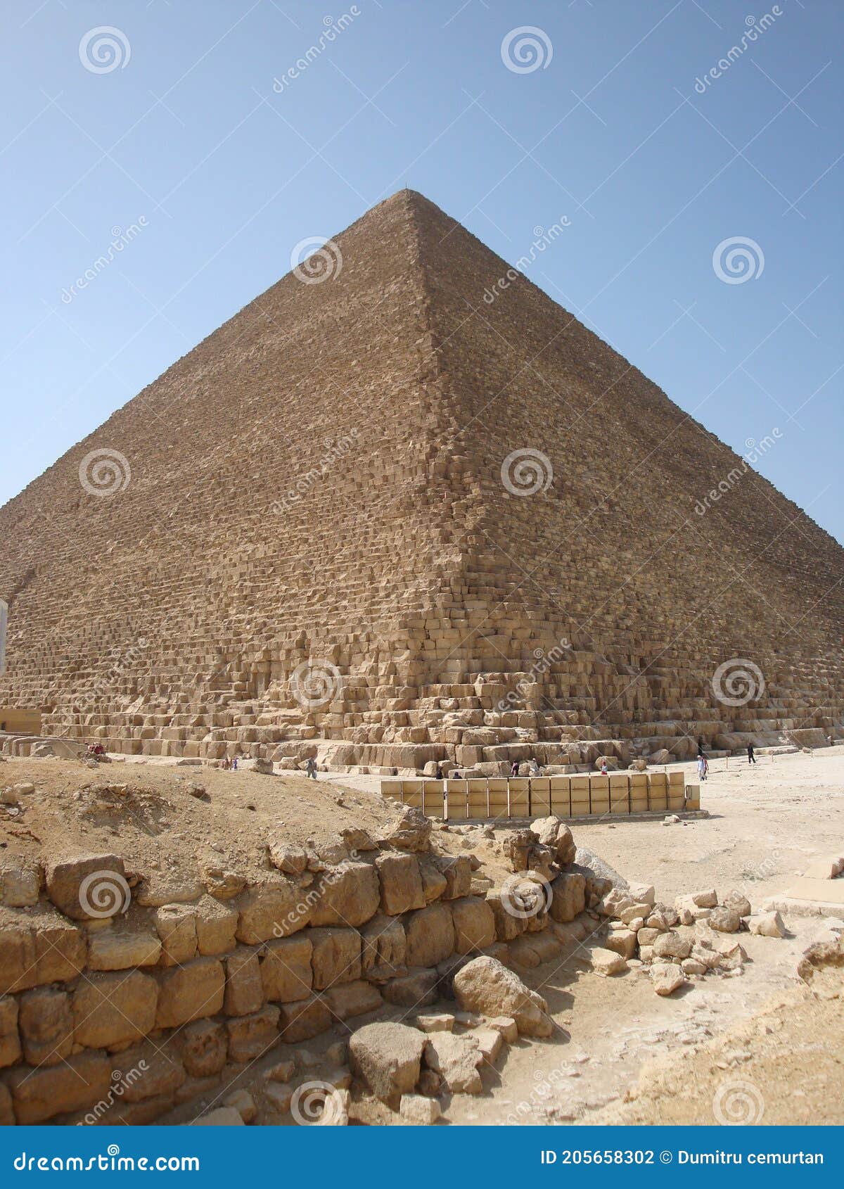 Pierre de piramide egipt photo stock. Image du remparts - 205658302