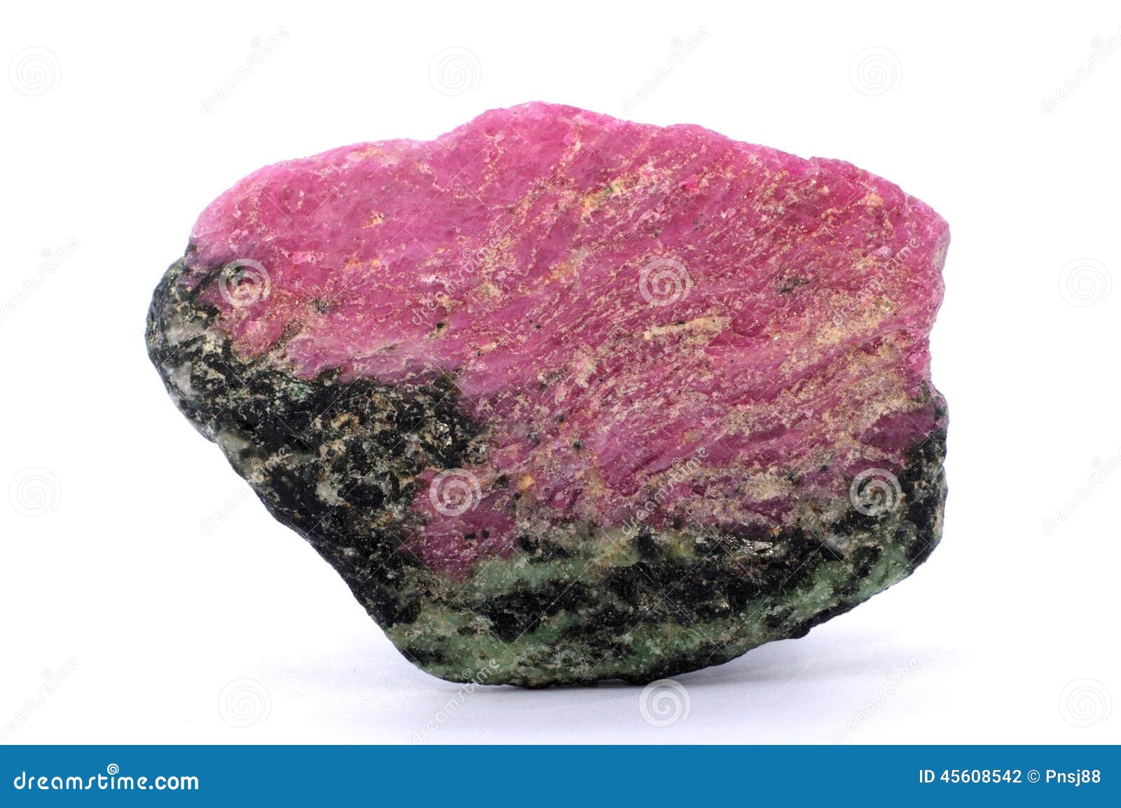 Pierre de Ruby Zoisite photo stock. Image du rose, roche - 45608542