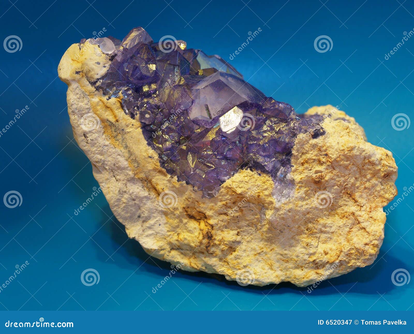 Pierre gemme d'apatite image stock. Image du minerai, roche - 6520347