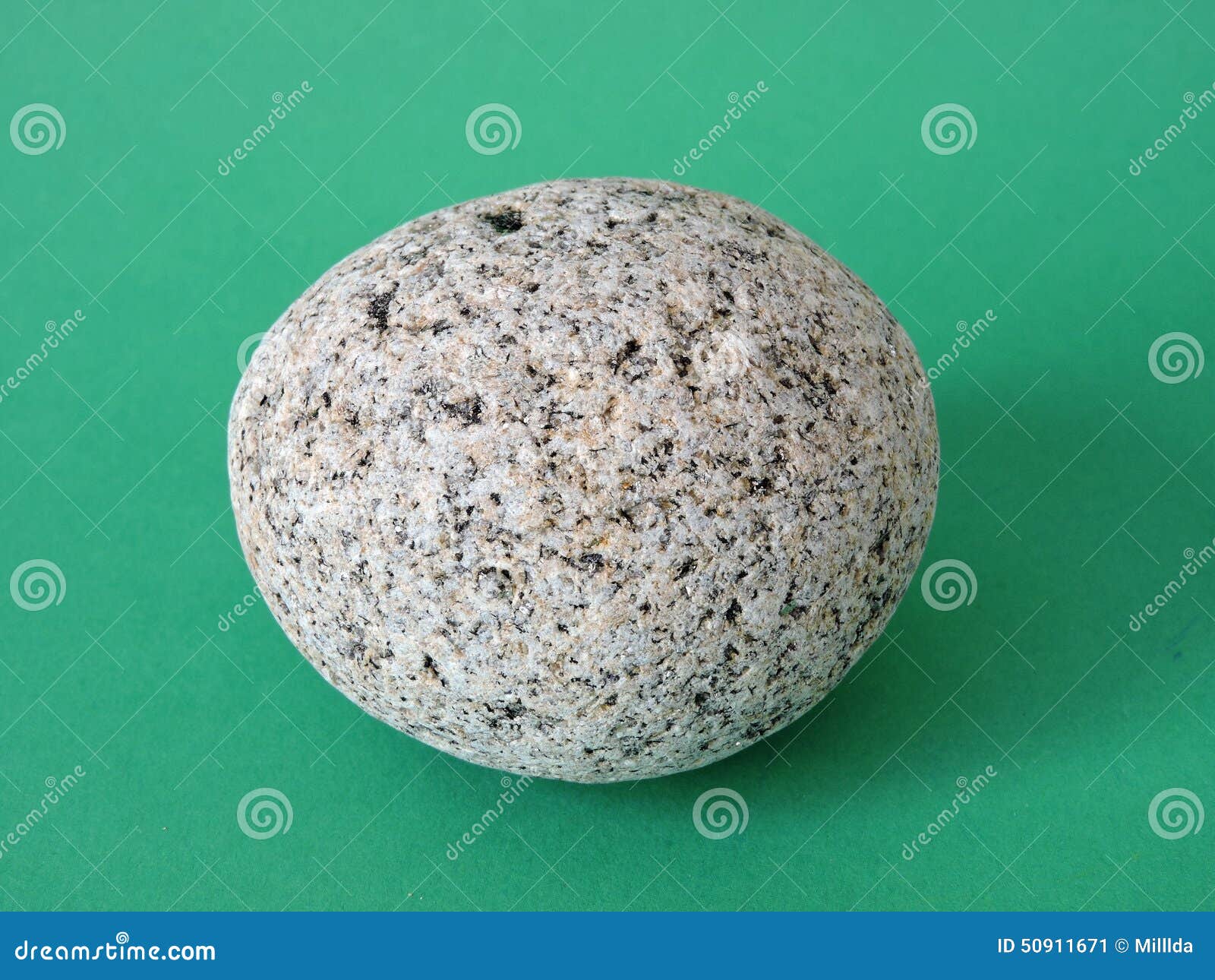 Pierre ronde naturelle image stock. Image du texture - 50911671