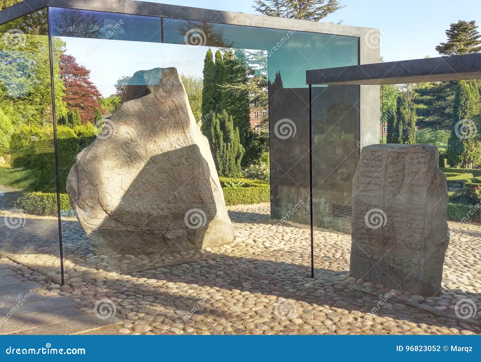 Pierres De Jellinge, Danemark Photo stock - Image du église, monticule ...