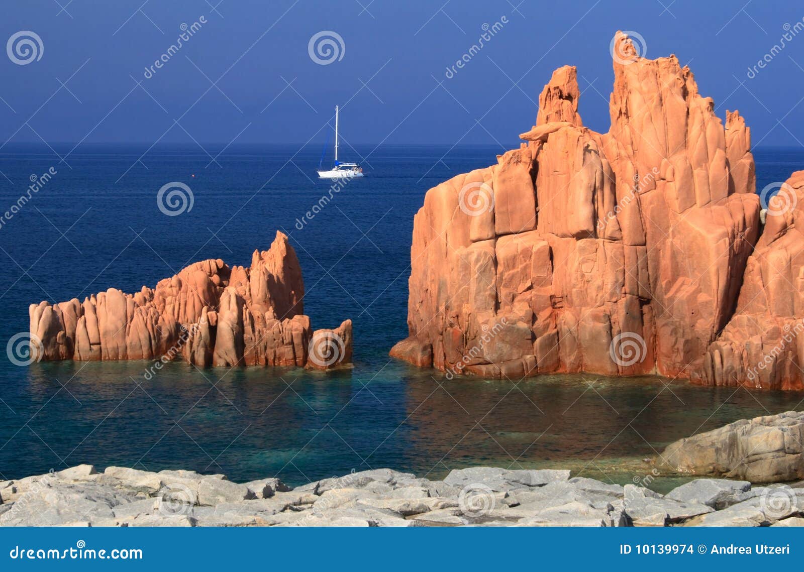 Pierres de rouge d'arbatax photo stock. Image du médiéval - 10139974