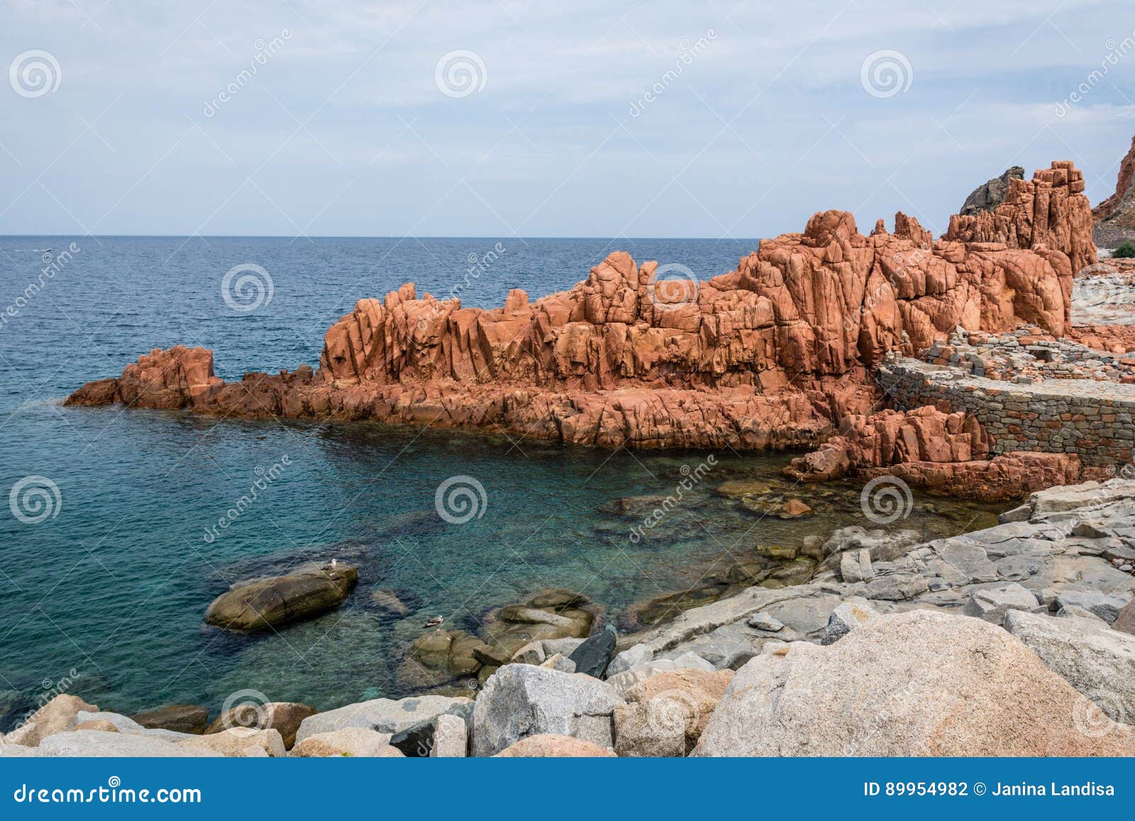 Pierres rouges d'Arbatax photo stock. Image du attraction - 89954982
