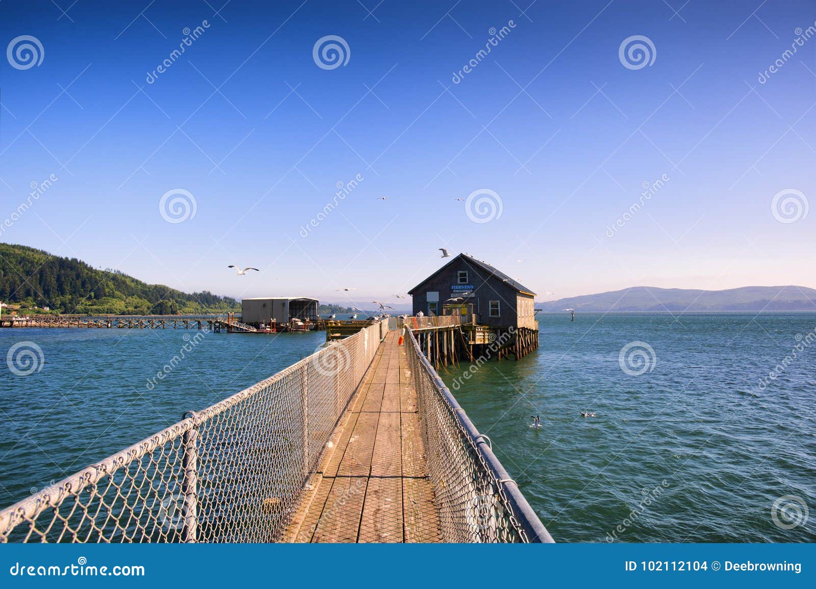 Piers End En Garibaldi Oregon Image stock éditorial - Image of butoir ...