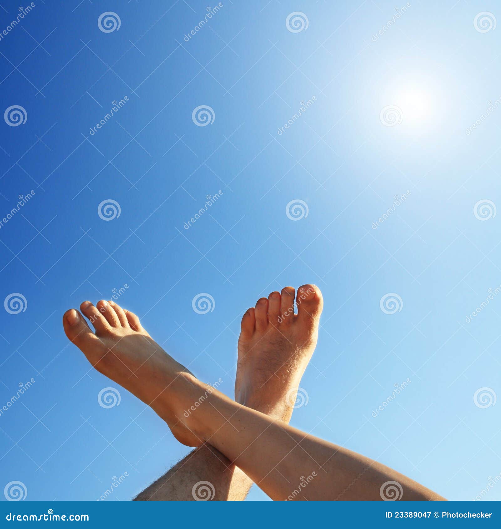 Pies y sol imagen de archivo. Imagen de arena, resto - 23389047