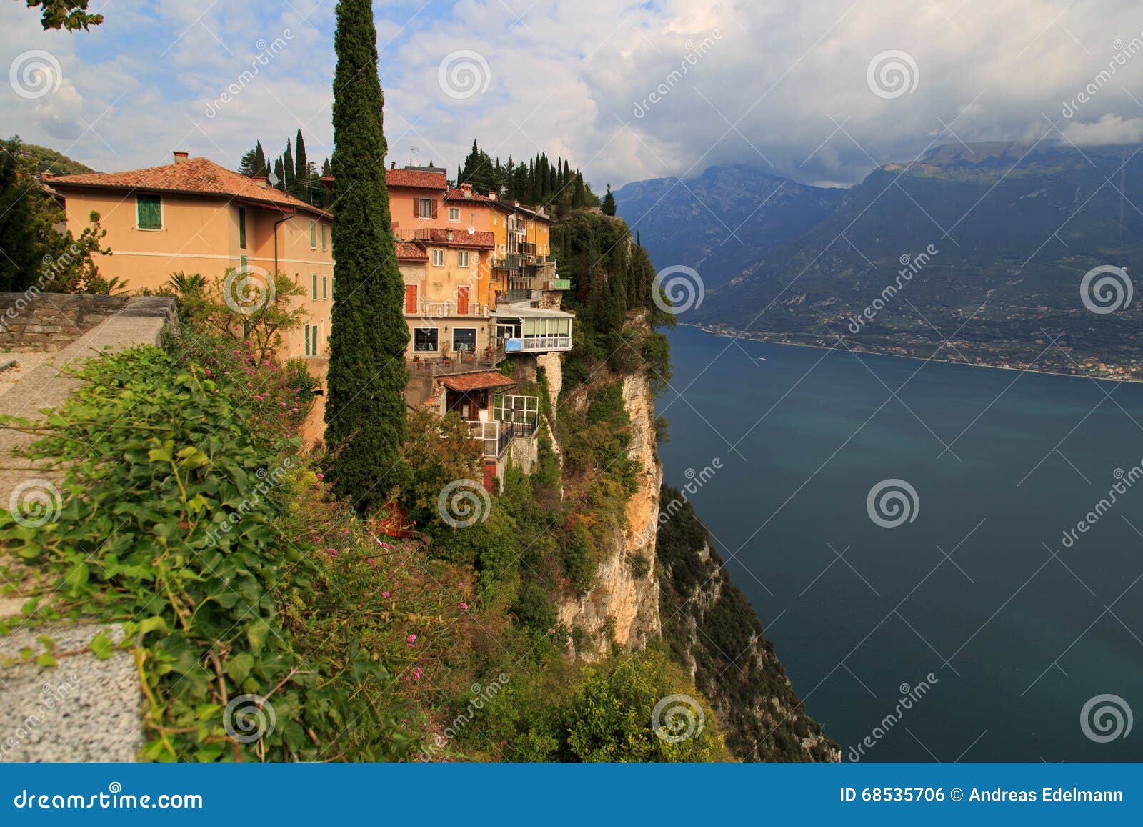 Pieve Tremosine editorial photo. Image of plateau, shudder - 68535706