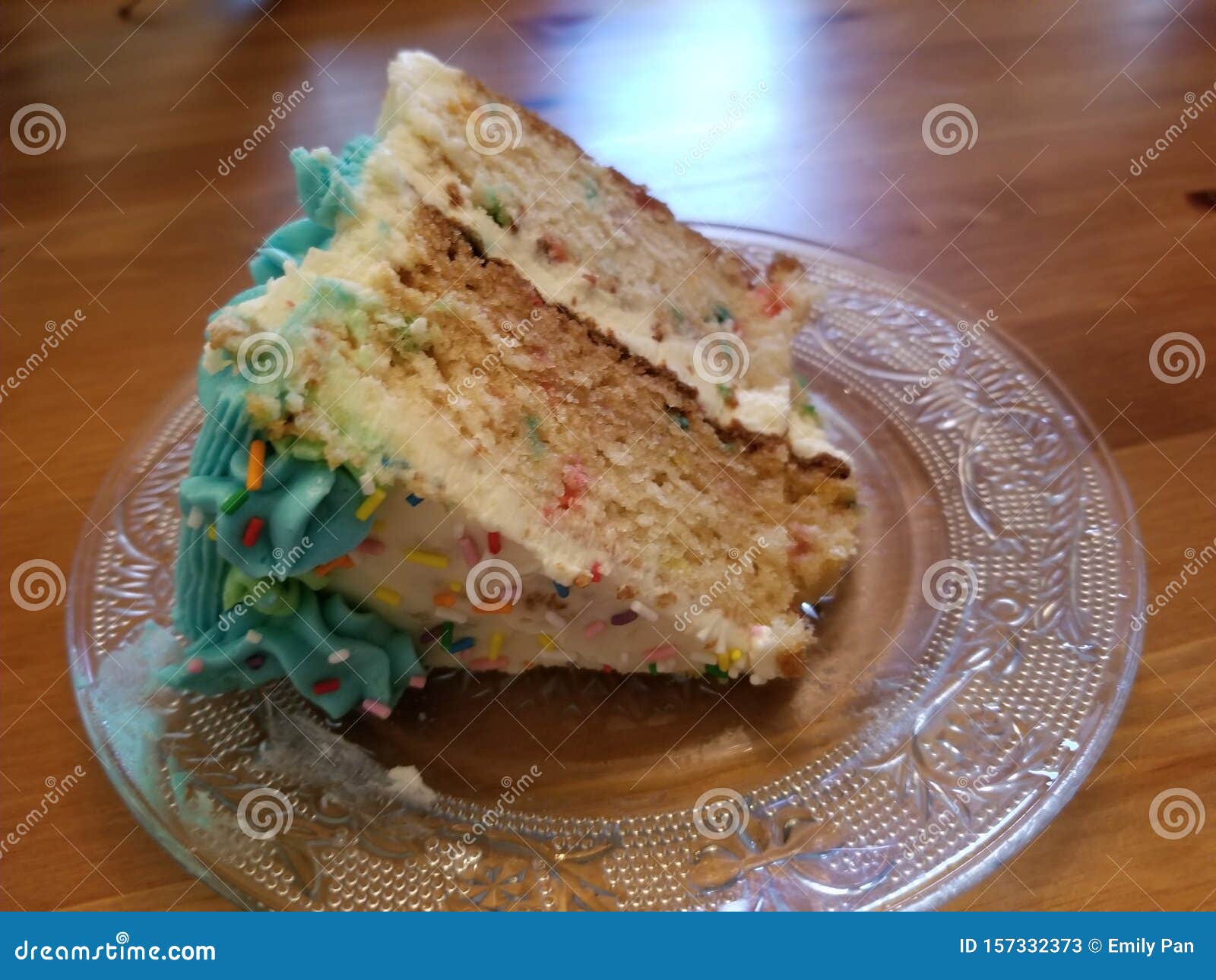 Pieza de pastel imagen de archivo. Imagen de delicioso - 157332373