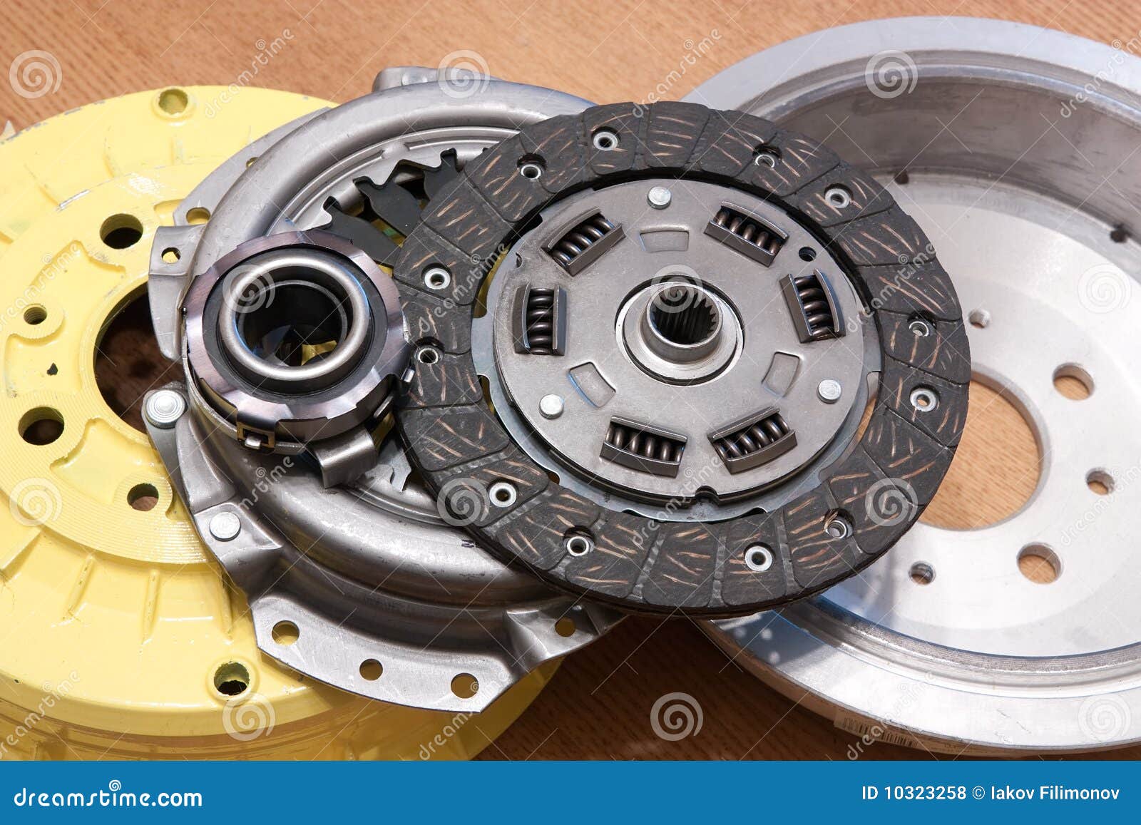 Piezas automotoras foto de archivo. Imagen de limpio - 10323258