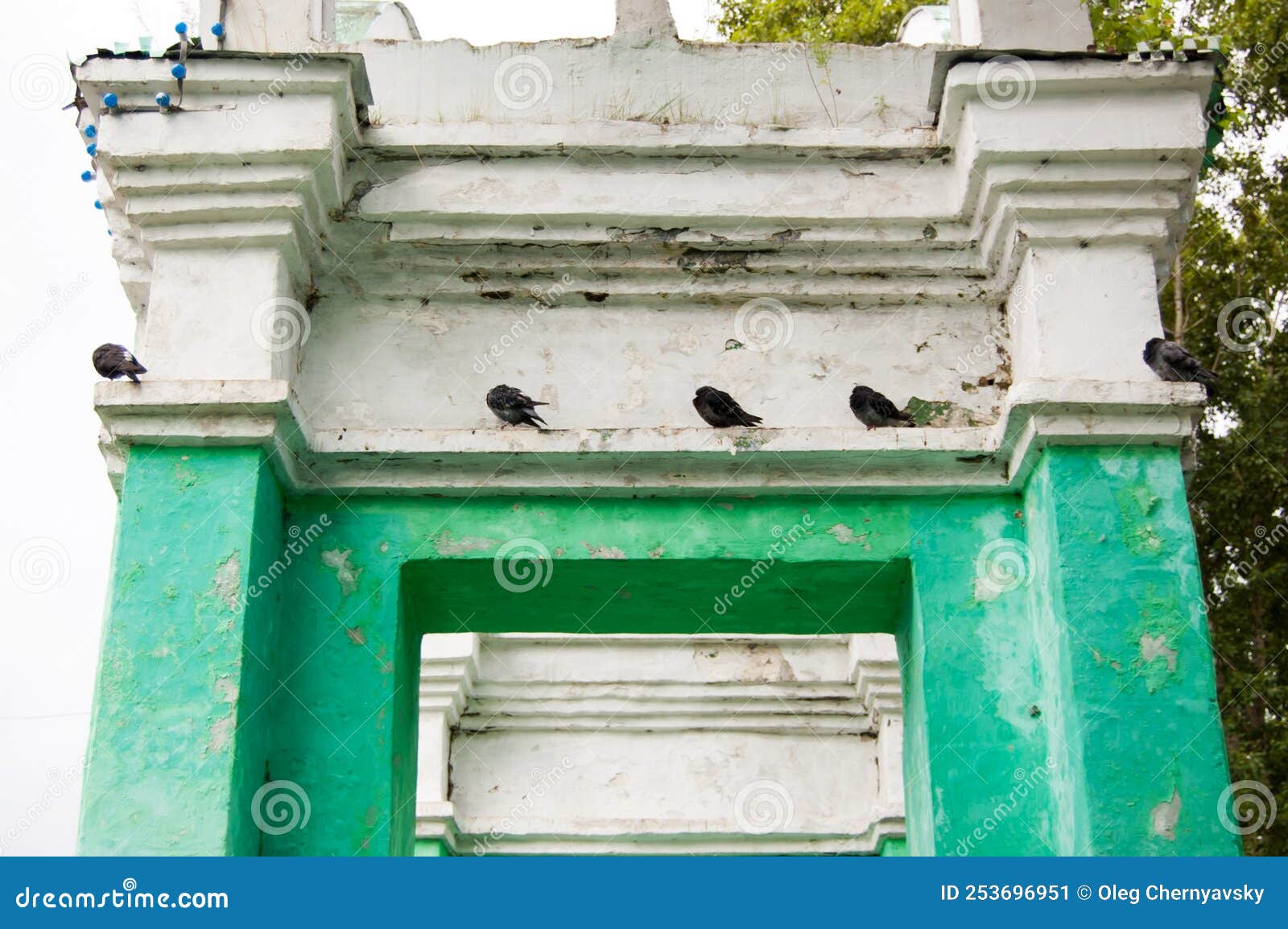 Pigeons Perched on Top of the Gate Arch Stock Image - Image of historic ...