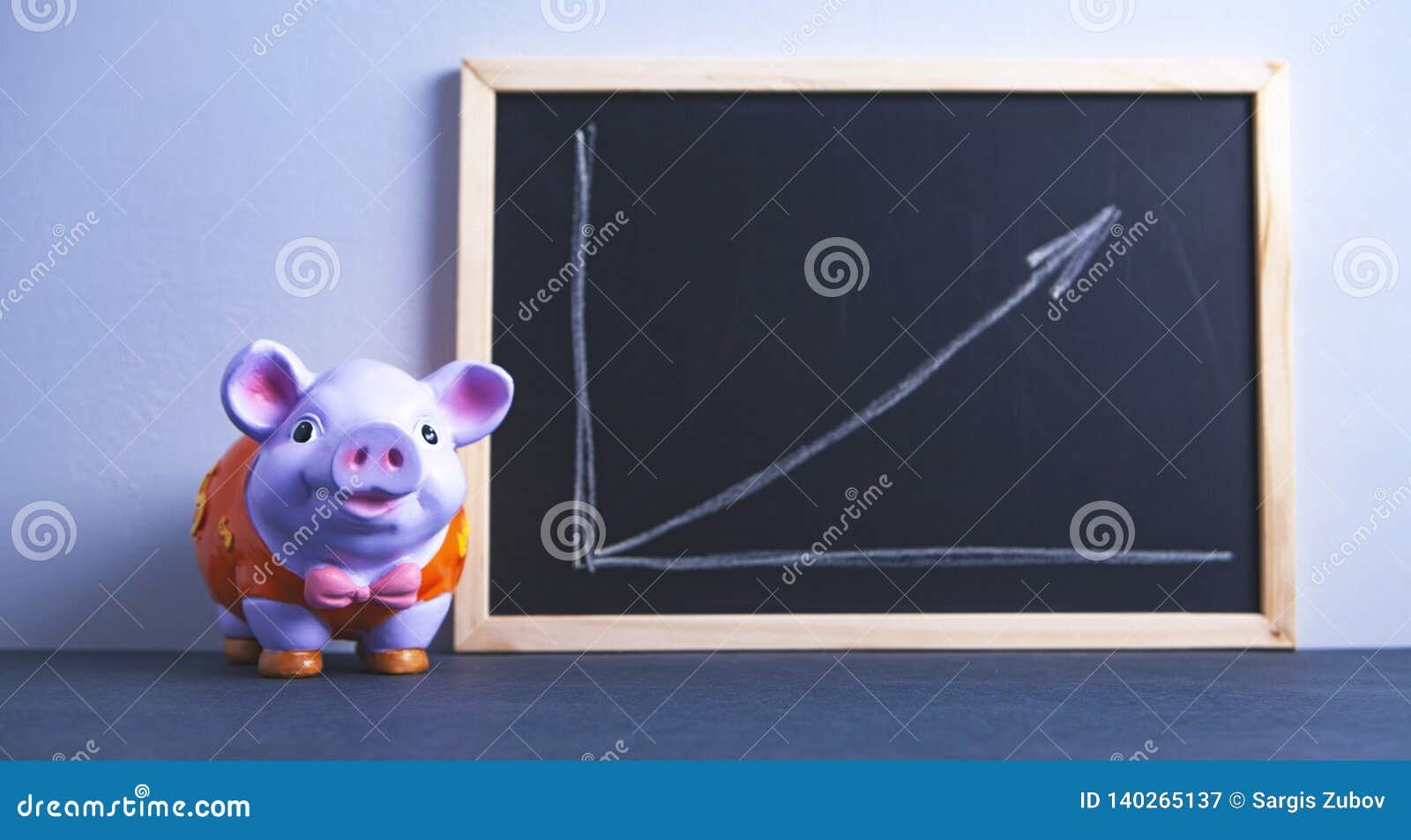 Piggy bank growth chart stock image. Image of bank, banking - 140265137