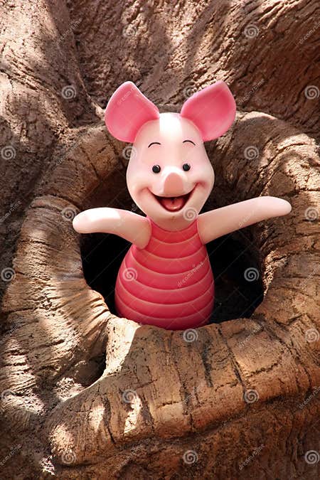 Piglet in the tree editorial photo. Image of disney, kingdom - 19324376