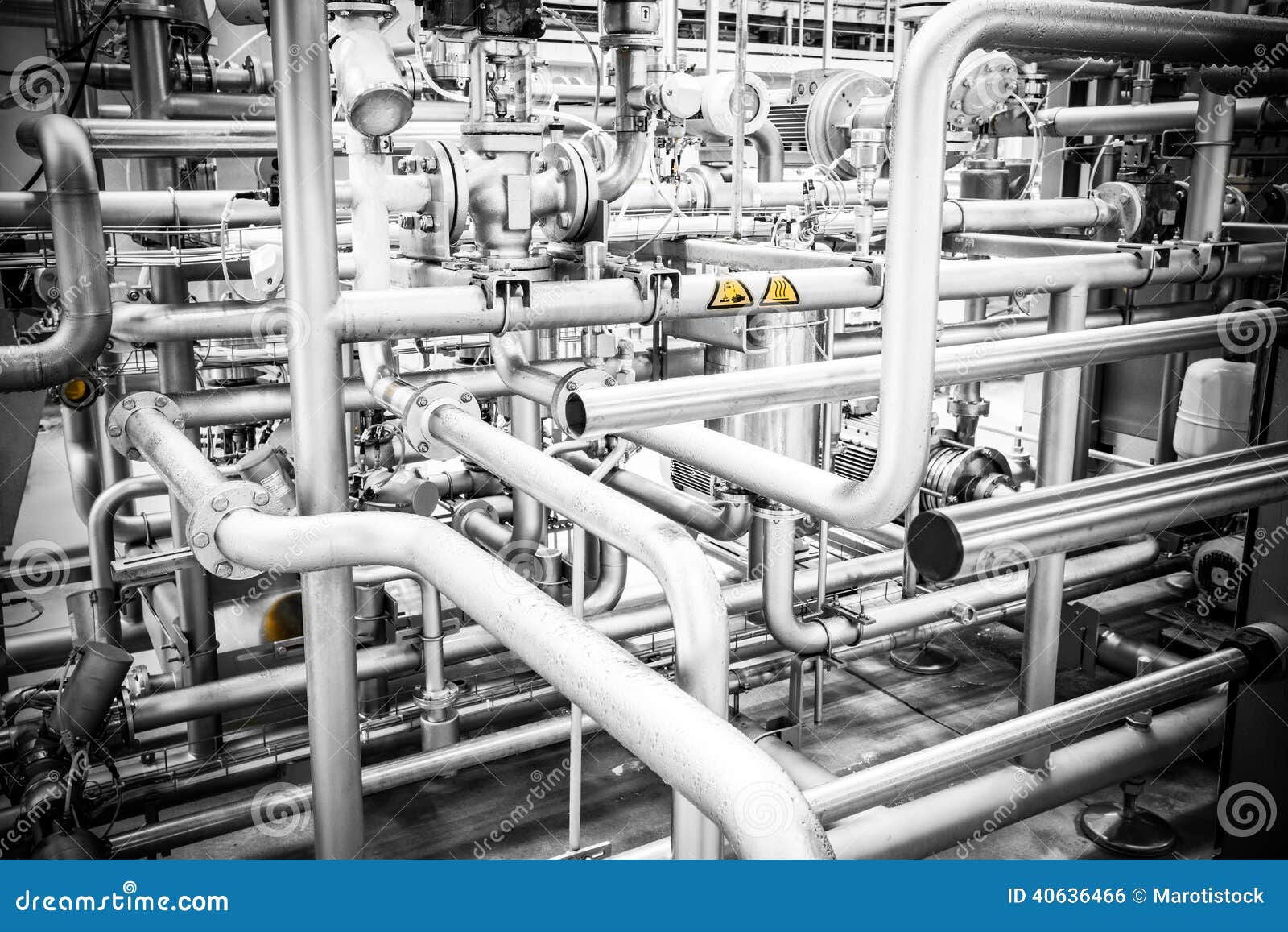 Pijpleiding stock foto. Image of industrieel, alcohol - 40636466