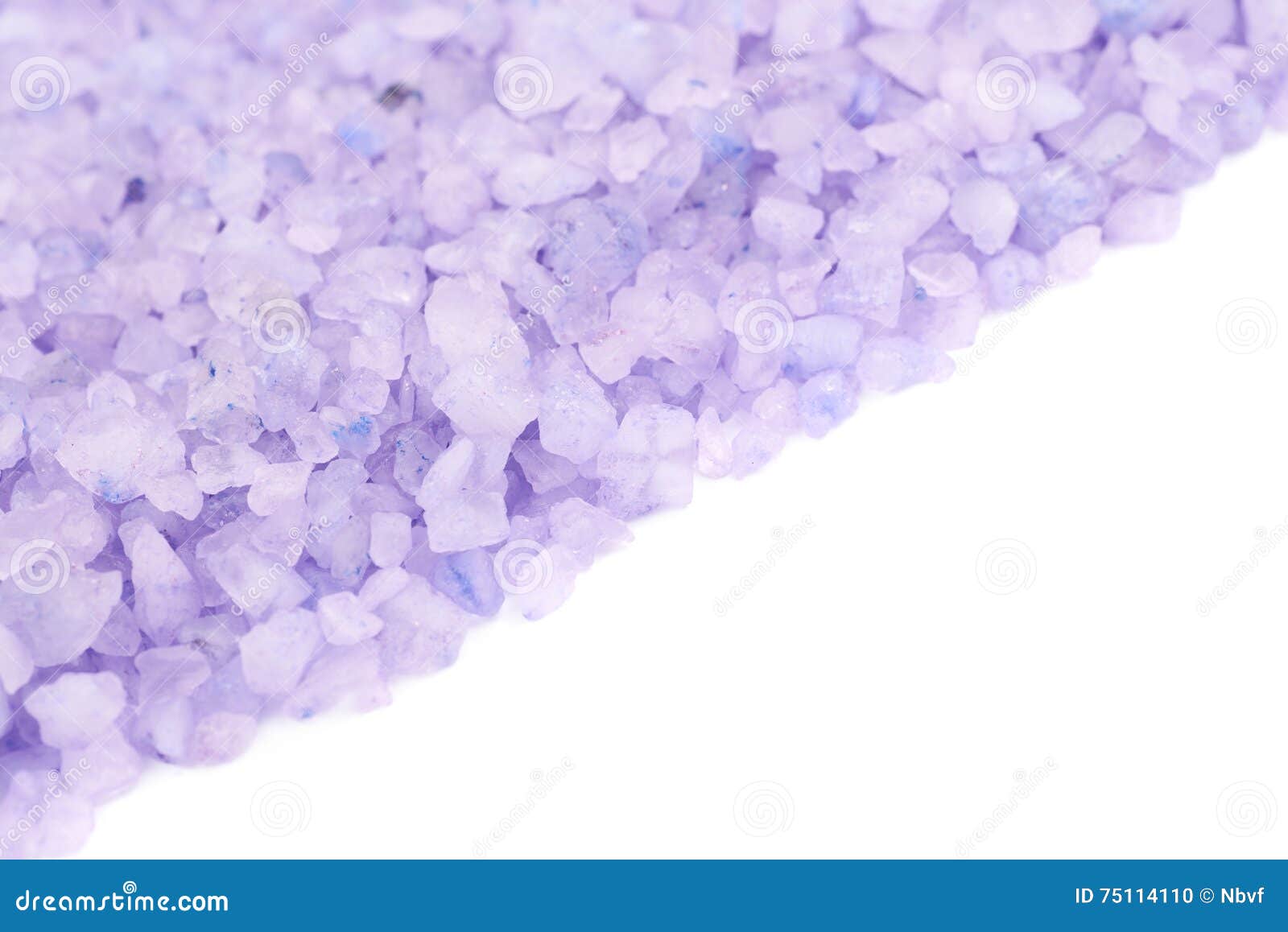 Pila De Cristales De La Sal Aislados Foto de archivo - Imagen de ...