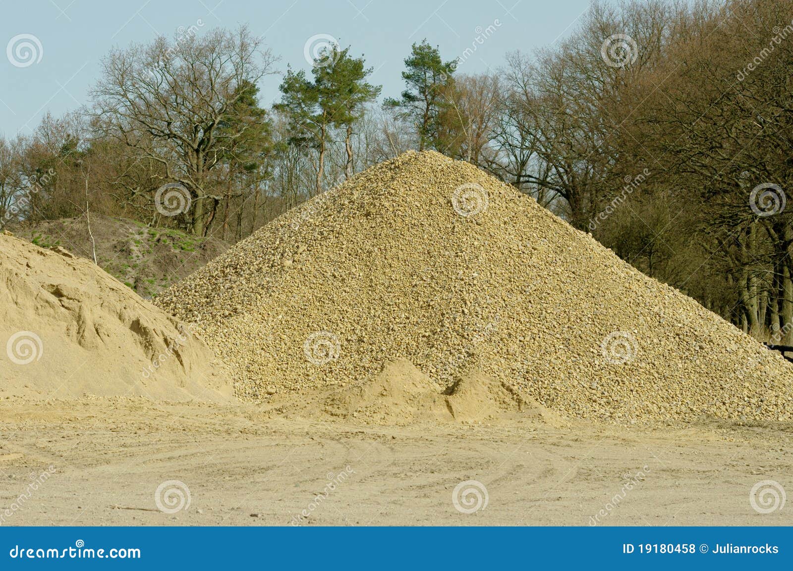 Pila de la arena foto de archivo. Imagen de modelo, dunas - 19180458