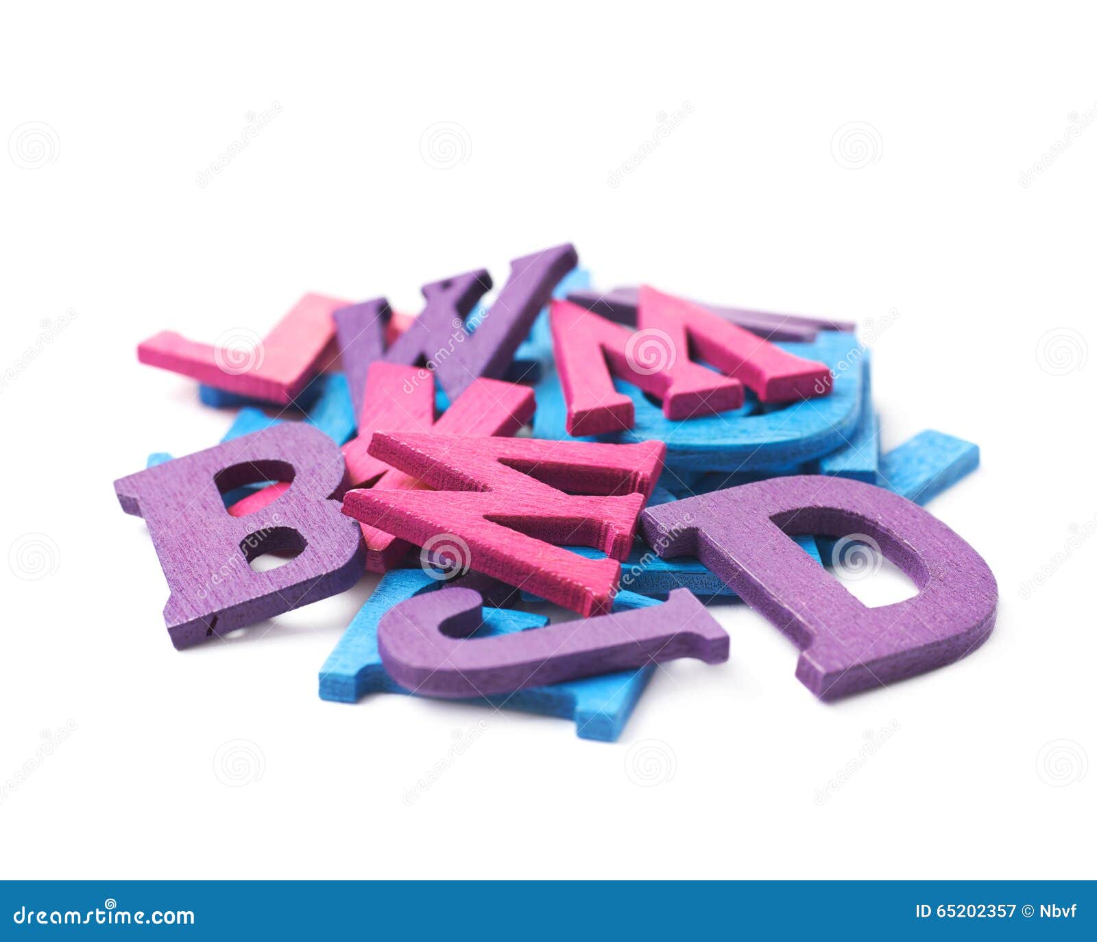 Pila De Letras De Madera Coloridas Aisladas Imagen de archivo - Imagen ...