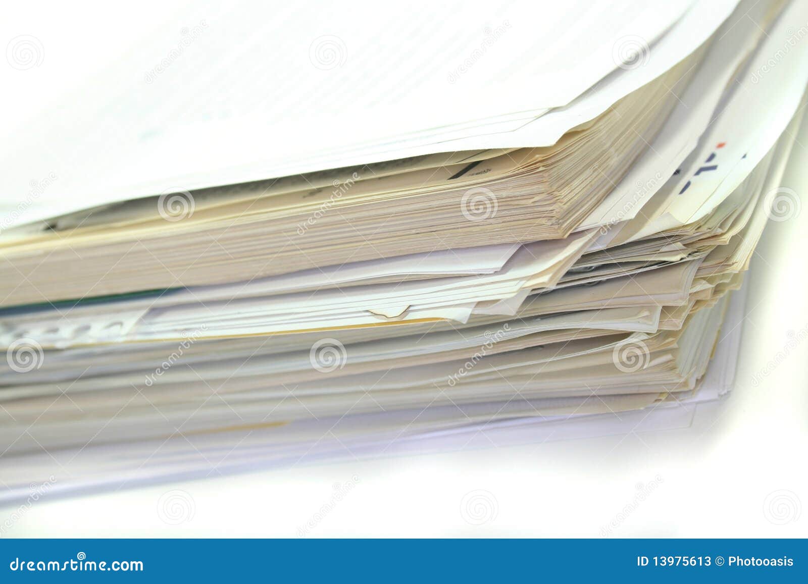 Pila de papel imagen de archivo. Imagen de clasifiado - 13975613