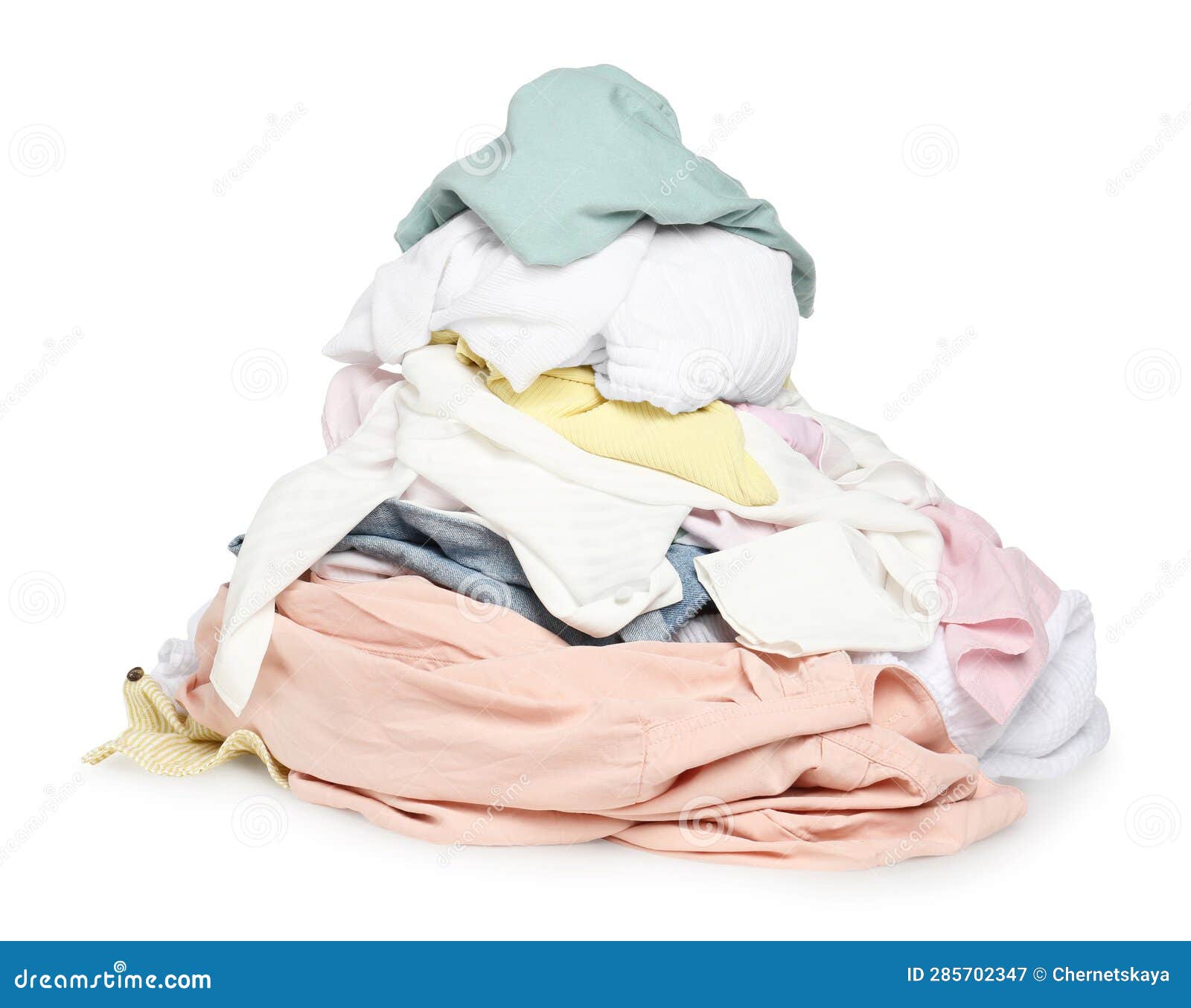 Pila De Ropas Coloridas Aisladas En Blanco Imagen de archivo - Imagen ...