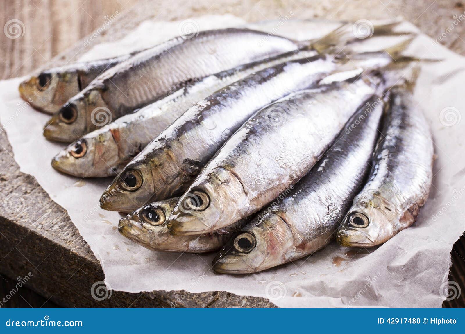 Pilchard photo stock. Image du frais, assiette, ceramique - 42917480