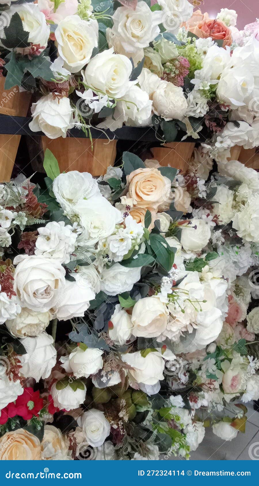 A Pile of Beautiful White Flowers Stock Photo - Image of flowers, pile ...