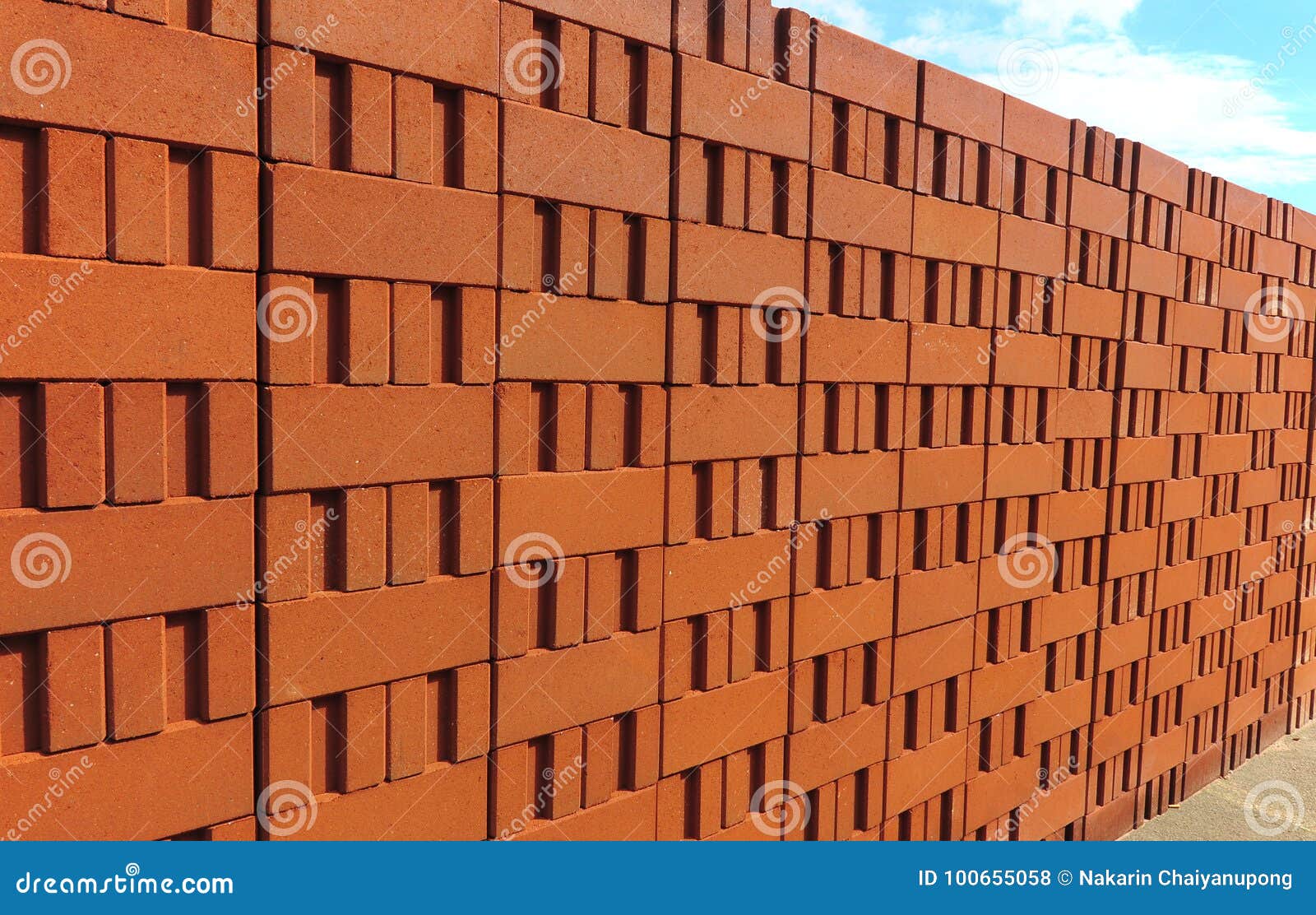 Pile De Briques D'argile Rouge Photo stock - Image du argile, matériau ...