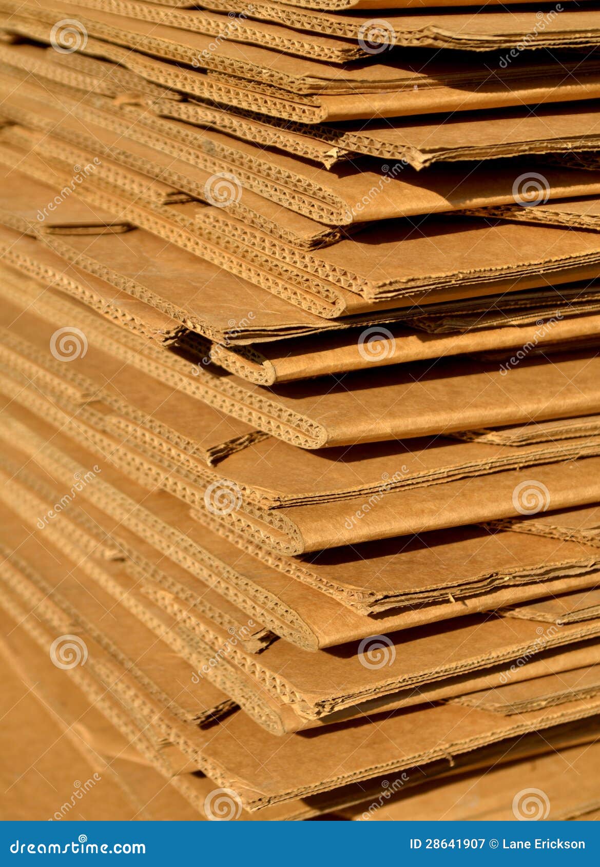 Pile de carton image stock. Image du configuration, empaquetage - 28641907