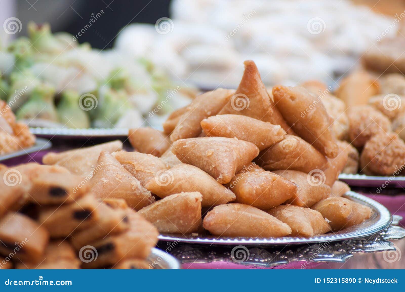Pile De G?teaux De Marocain Sur Le March? Photo stock - Image du gâteau, musulmans: 152315890