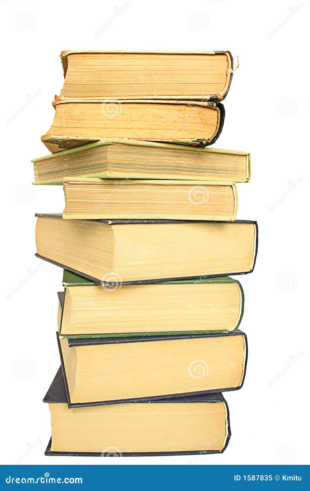 Pile de livres jaunis image stock. Image du isolement - 1587835