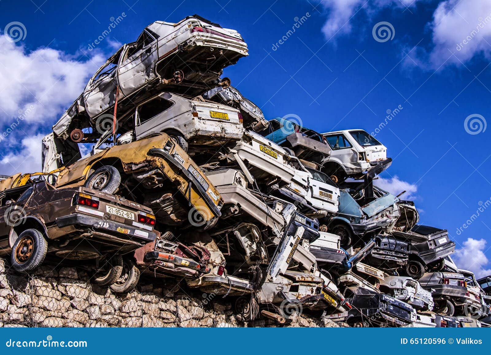 Pile of discarded old cars editorial photo. Image of pile - 65120596