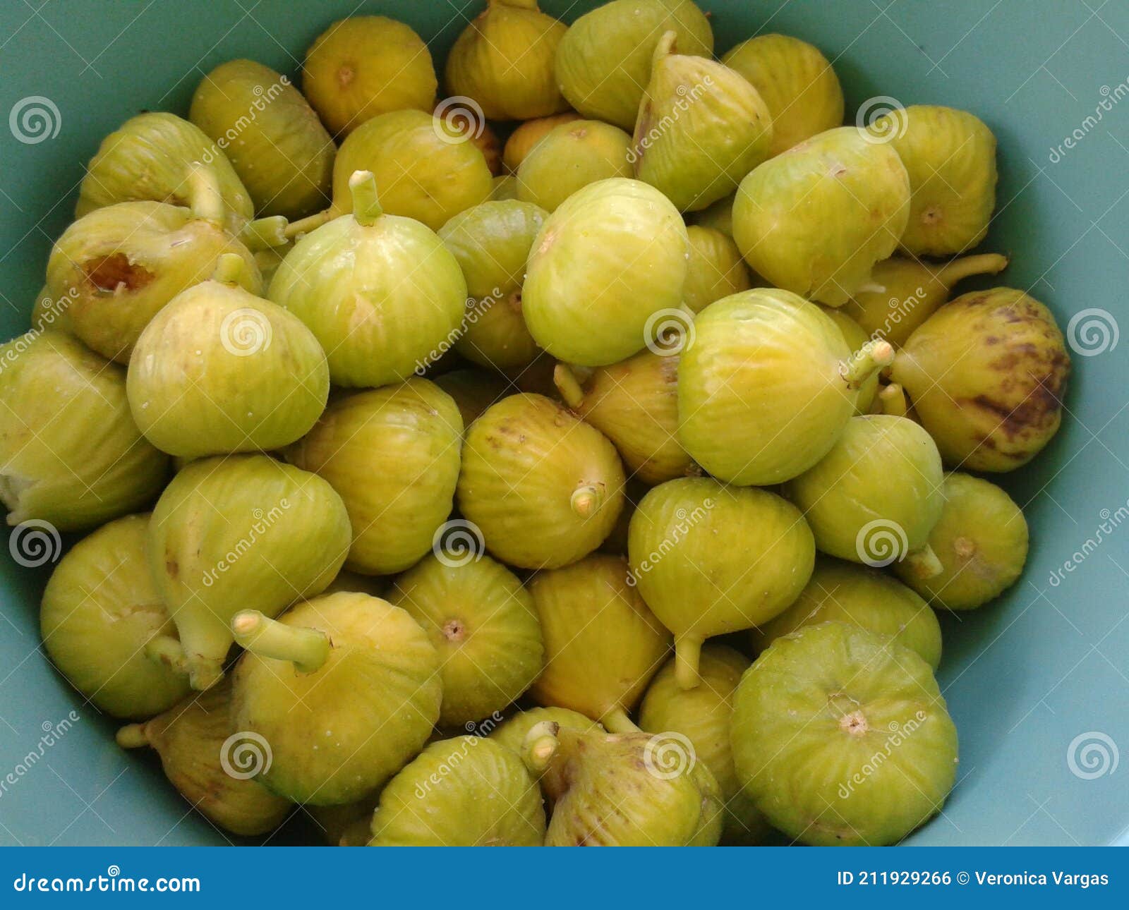 Pile of Figs Stacked in a Bowl Stock Photo - Image of nature ...