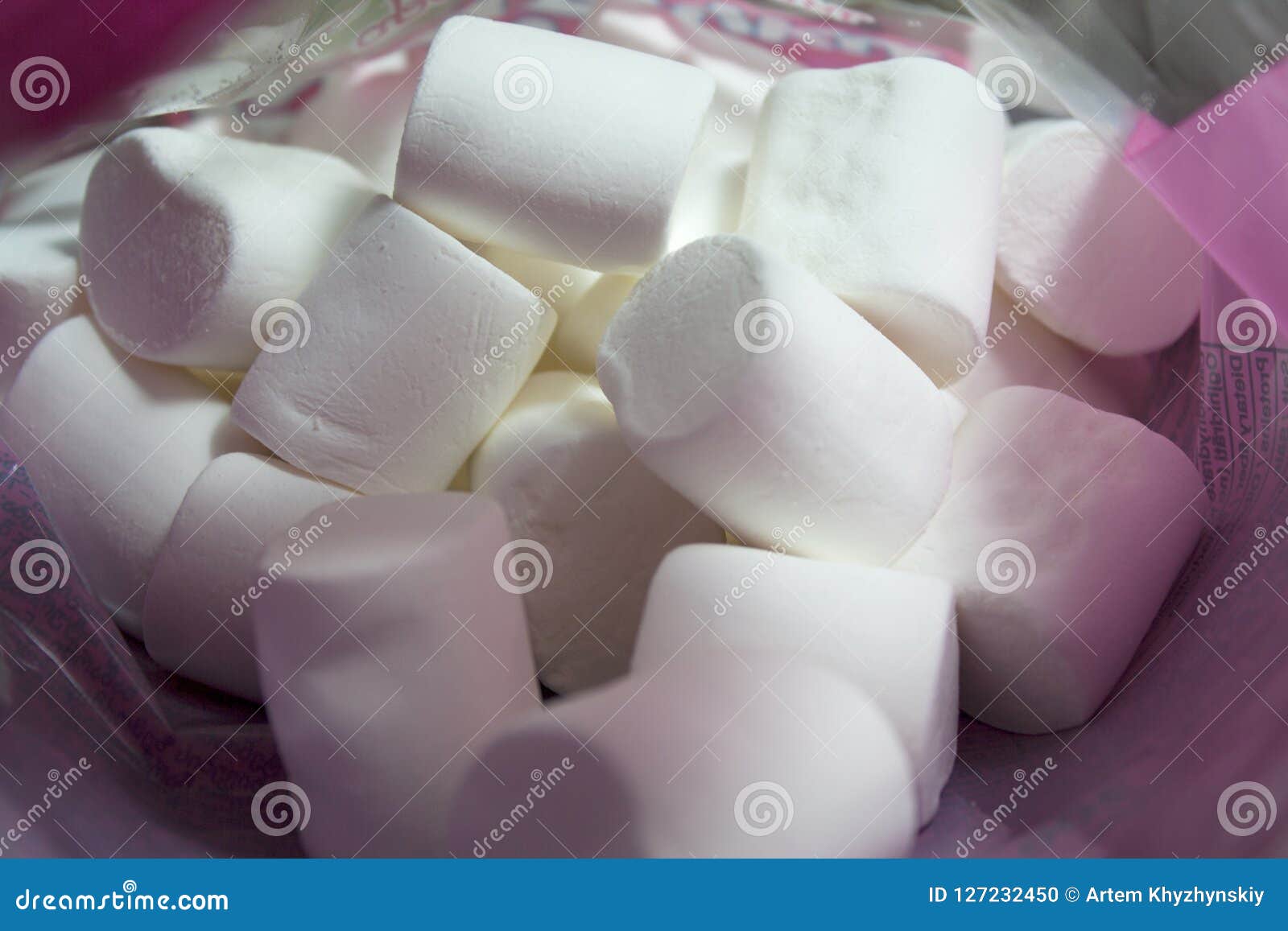 Pile of Fluffy White Marshmallows Stock Photo - Image of mallows ...