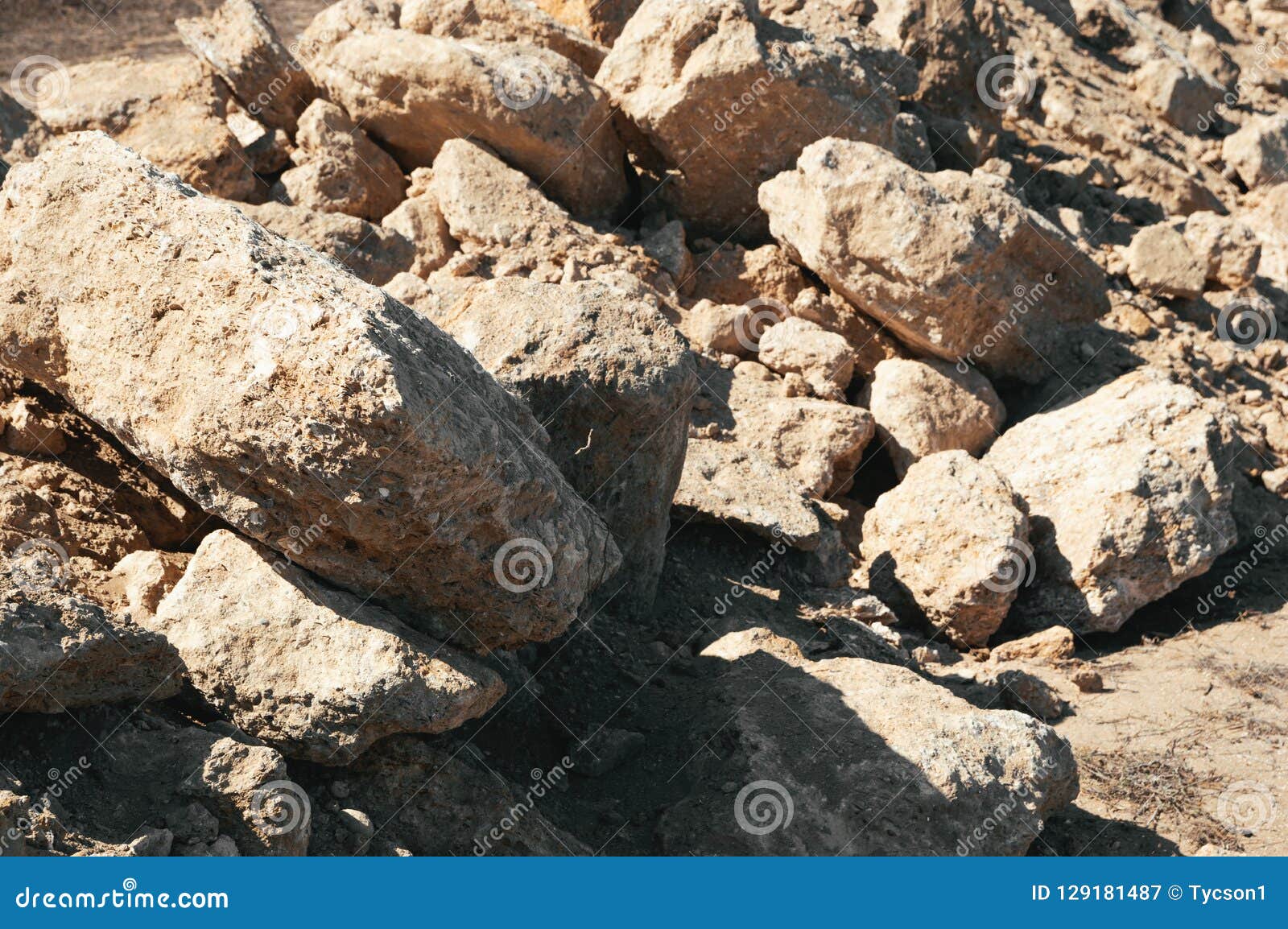 Pile of limestone lumps stock image. Image of dust, industry - 129181487