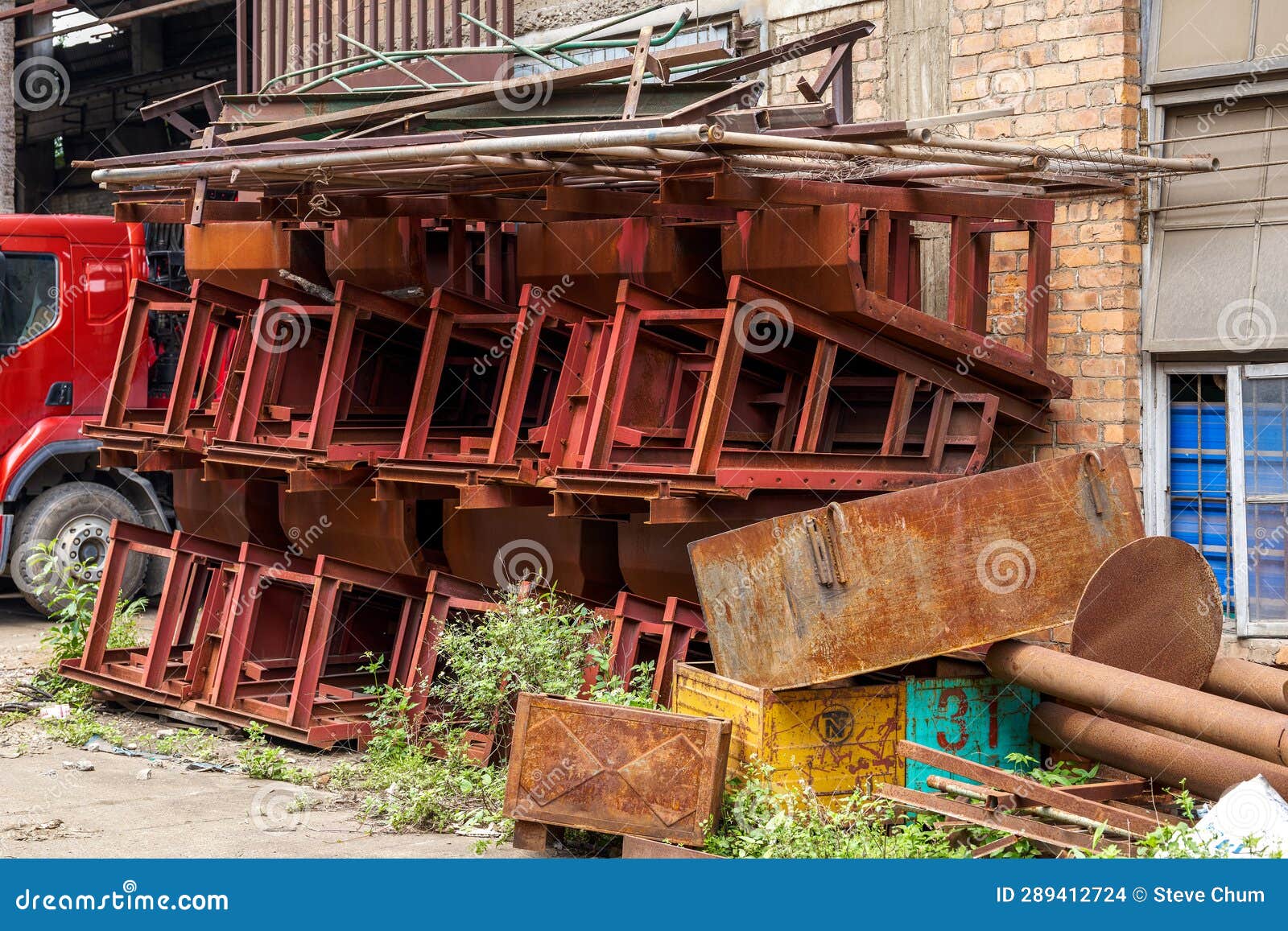 Pile of Rusted Scrap Steel Metal Stock Photo - Image of brick, aluminum ...