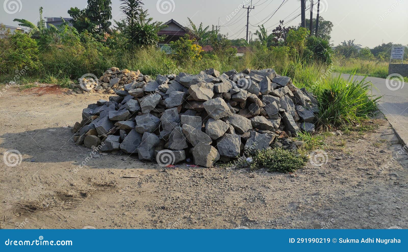 Pile of Split Stones To Make the Foundation Stock Image - Image of rock ...