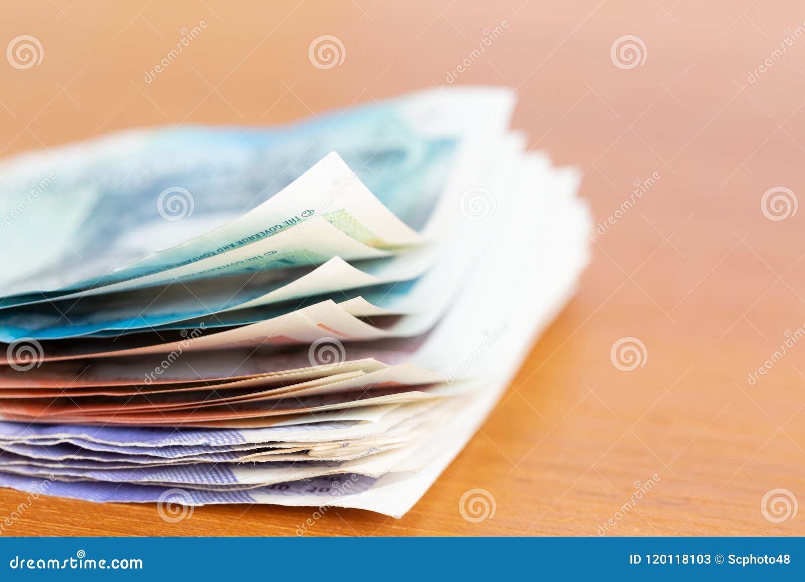 Pile of Various British Bank Notes Stock Image - Image of macro, bank ...