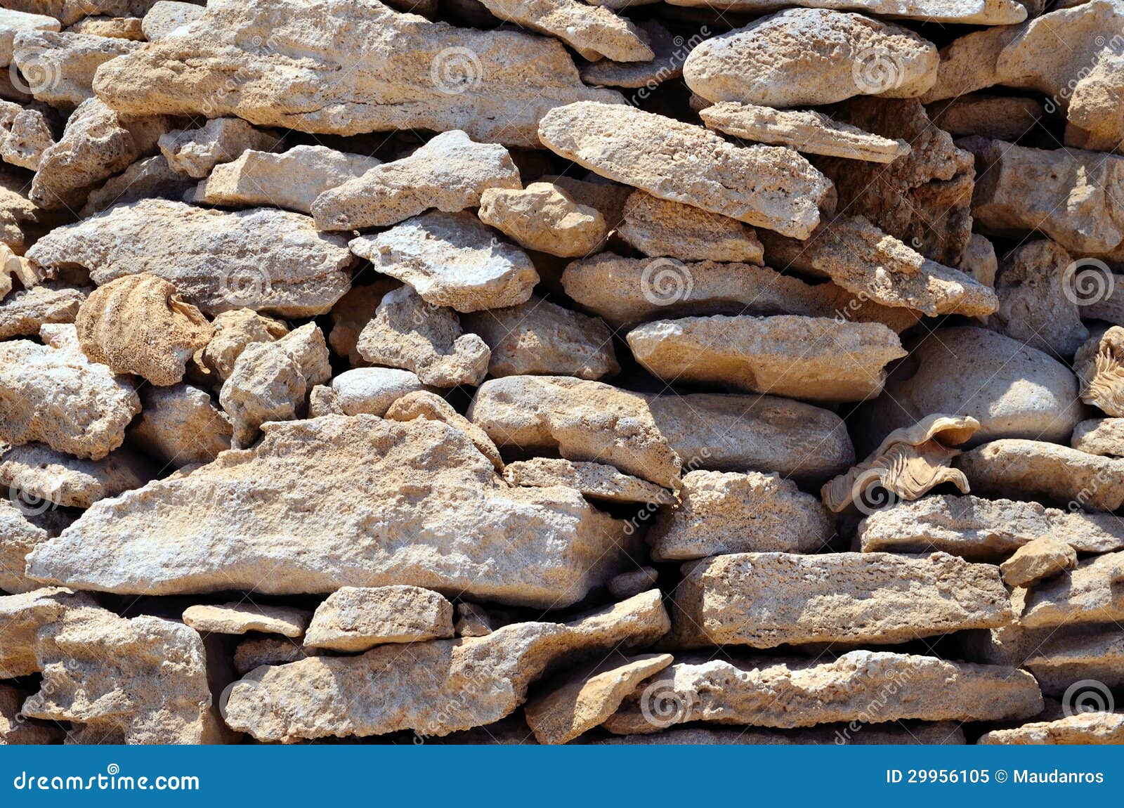 Piles D'alam De Marsa De Pierres Image stock - Image du tropique ...