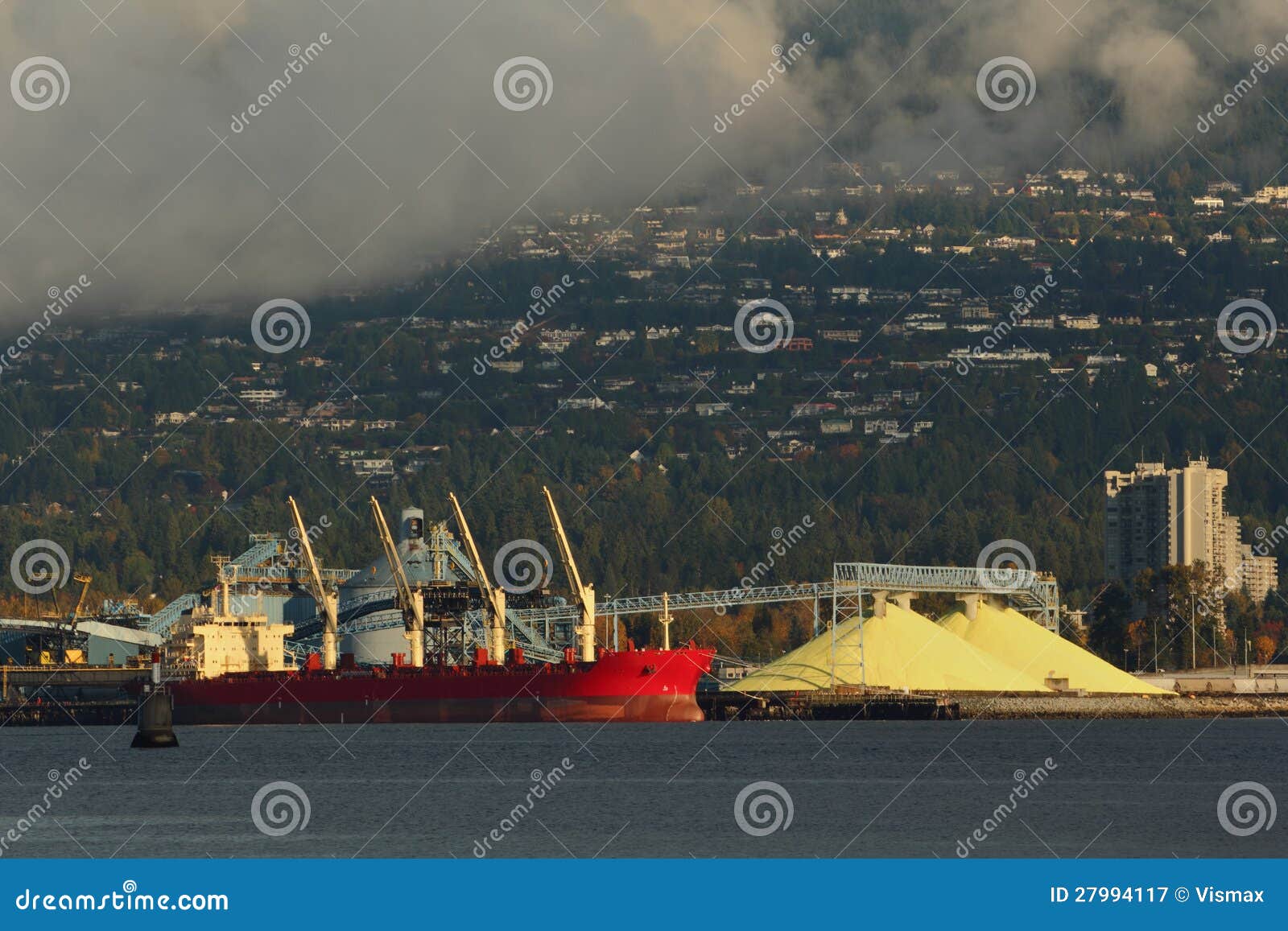 Piles De Soufre, Port De Vancouver Image stock - Image du mode, chimie ...