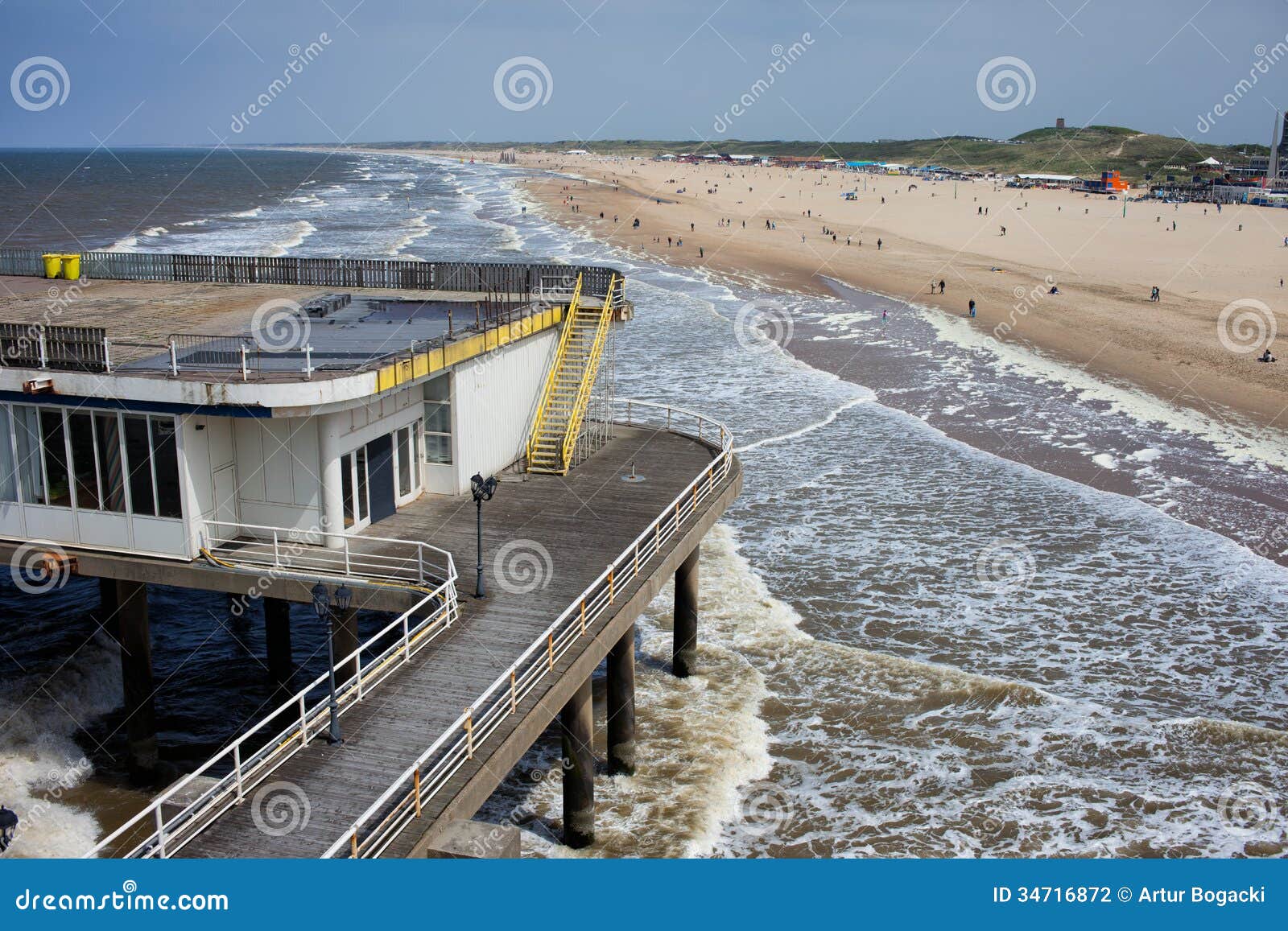 Pilier Et Plage De Scheveningen En Den Haag Photo stock - Image du ...