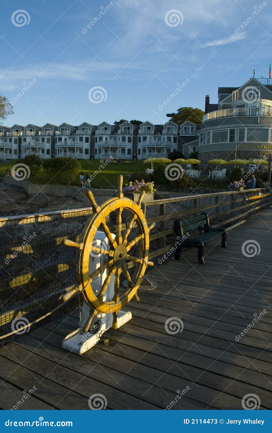 Pilier, port de bar image stock. Image du wooden, océan - 2114473