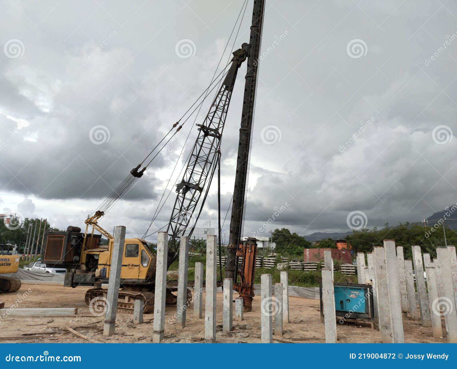 Piling heavy machine editorial photography. Image of construction ...