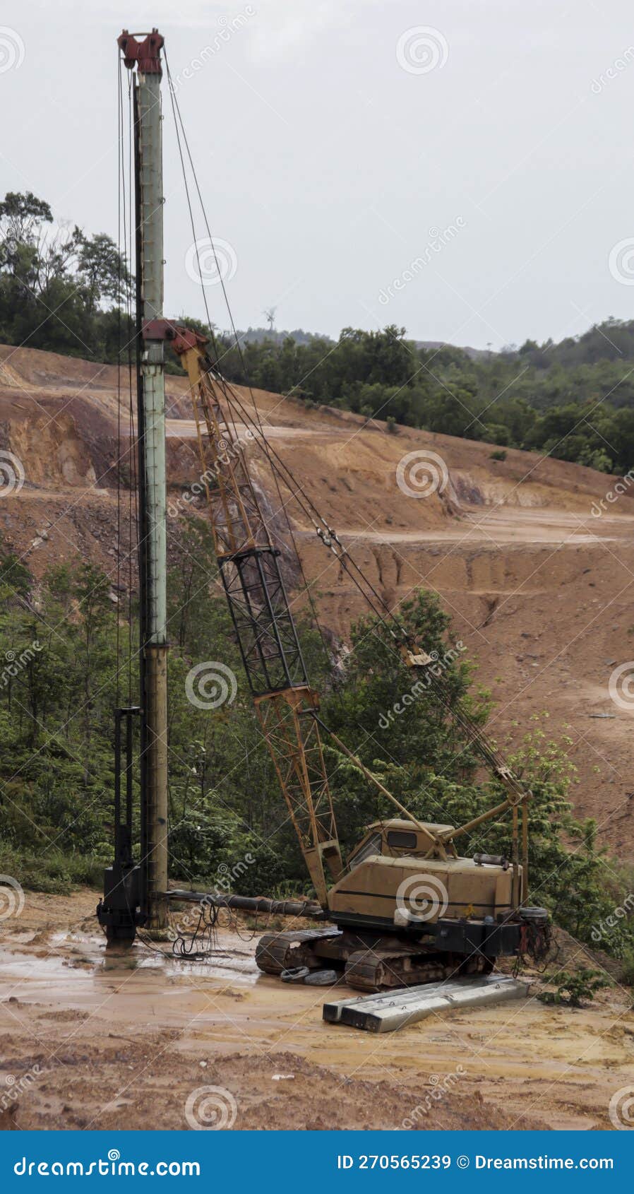 Piling Rig with Fixed or Swinging Leader Used for Construction that are ...