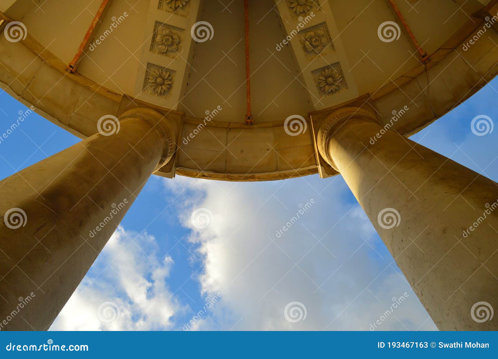 Pillar and ceiling stock image. Image of famous, construction - 193467163