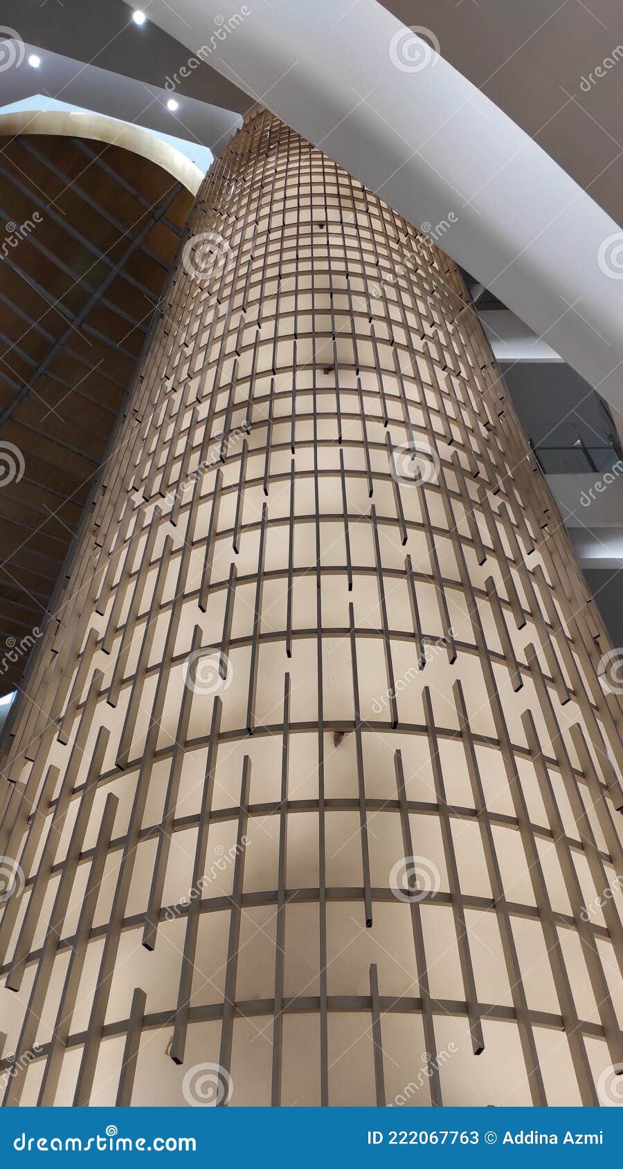 Pillar in the Mall editorial stock photo. Image of lamp - 222067763