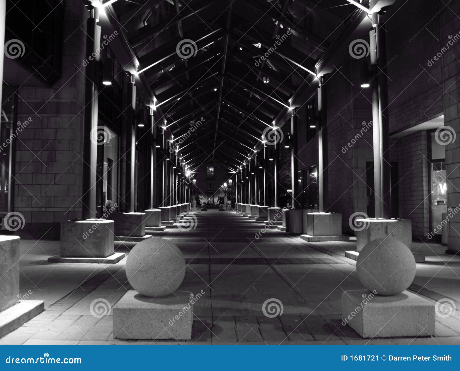 Pillar tunnel stock image. Image of toronto, composition - 1681721